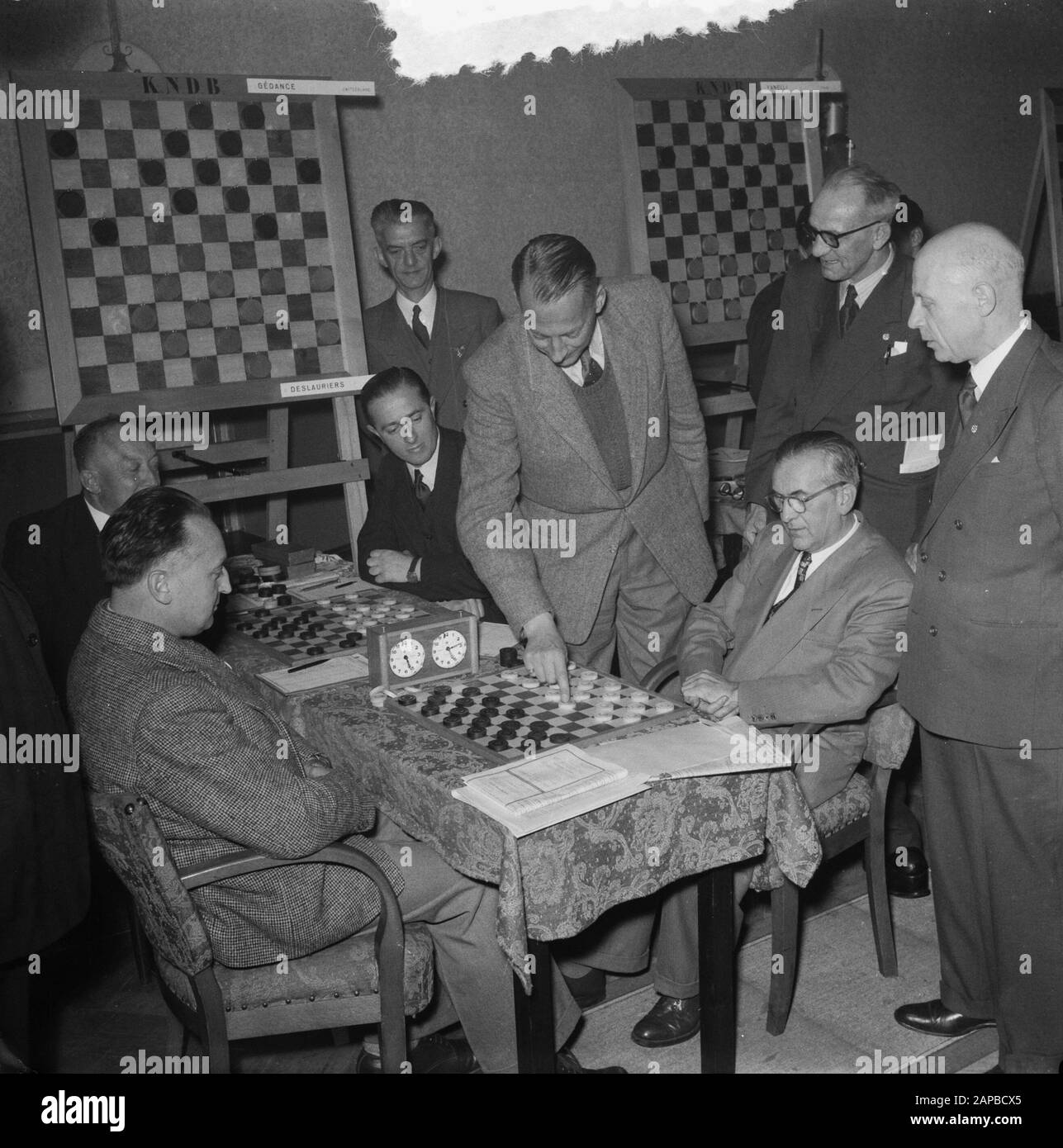 1st round world championships checkers hi-res stock photography and ...