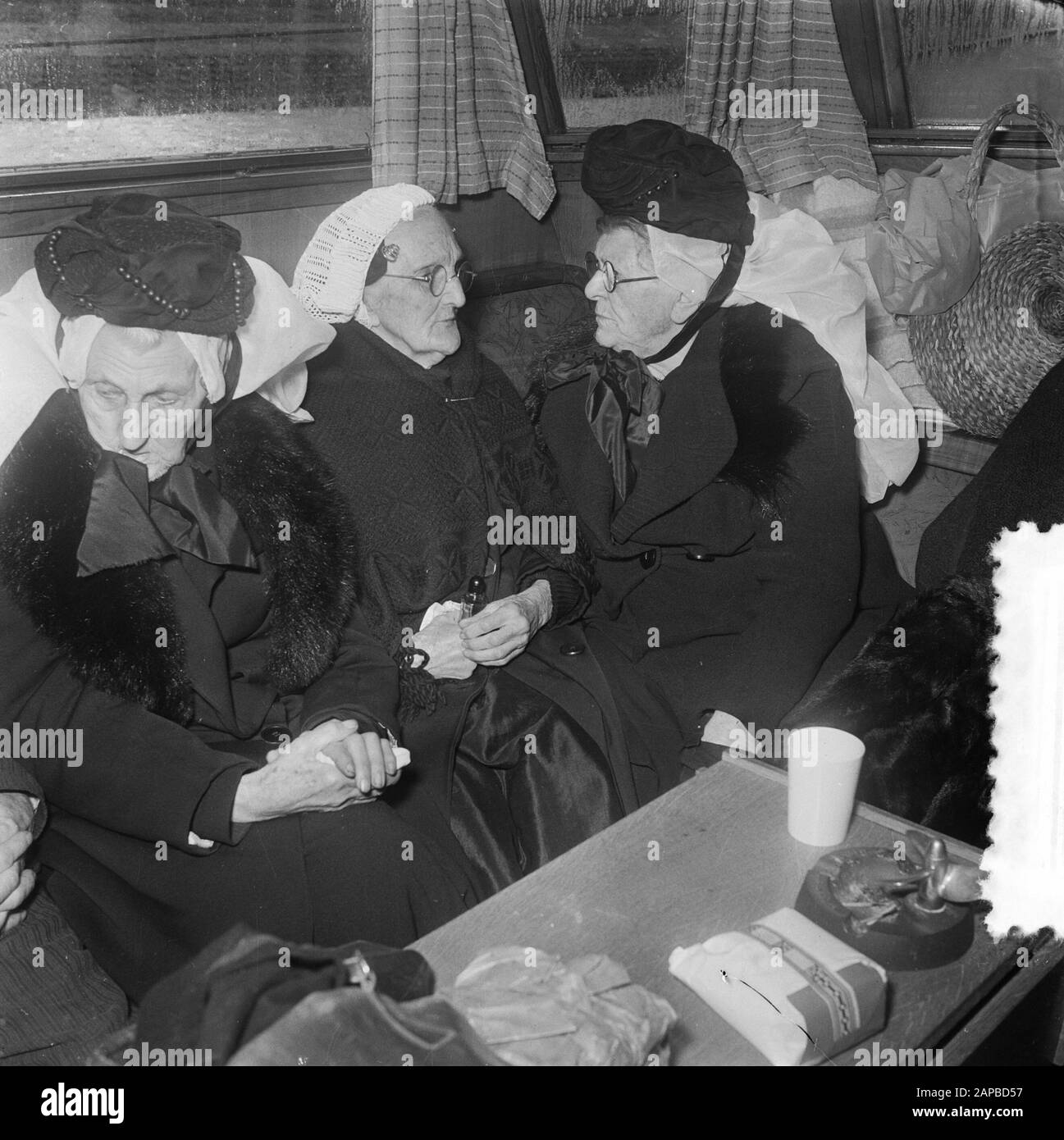 Watersnood 1953 [Flood plates] Description: population Date: February 6 ...
