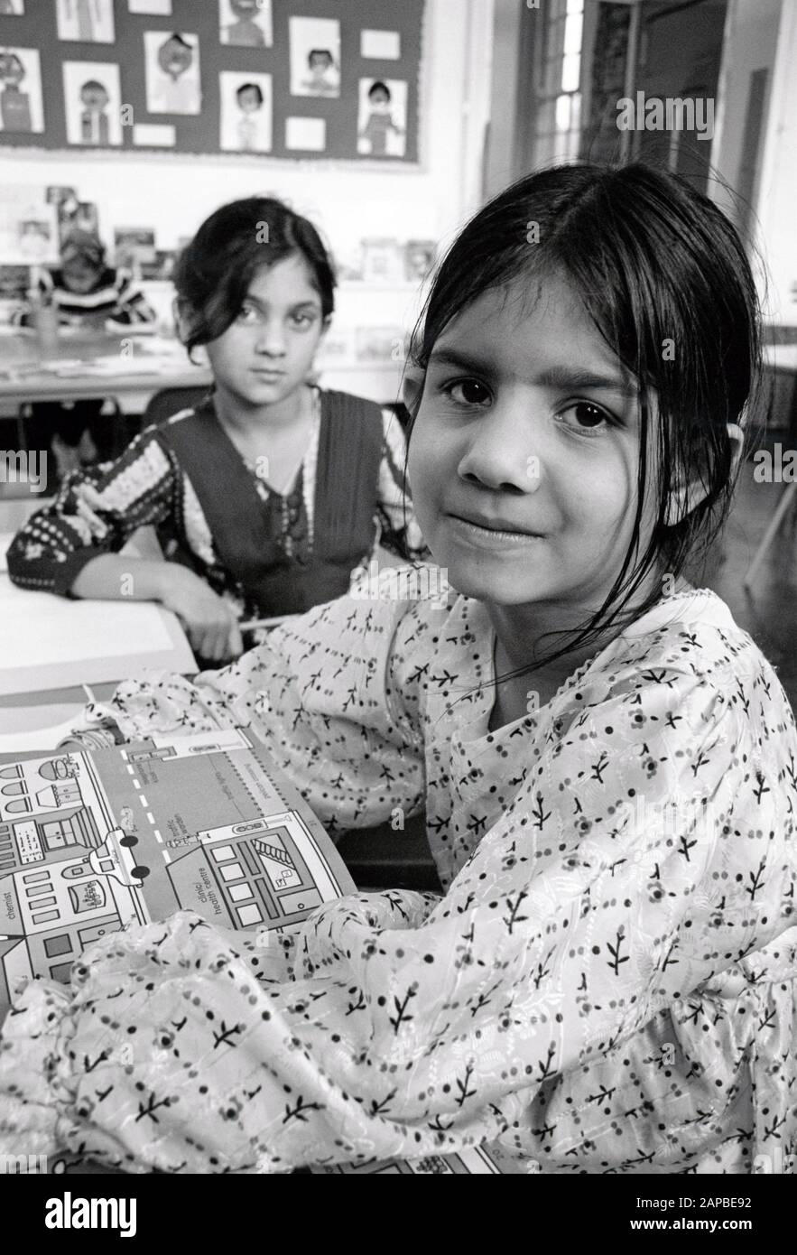1980s school children uk hi-res stock photography and images - Alamy