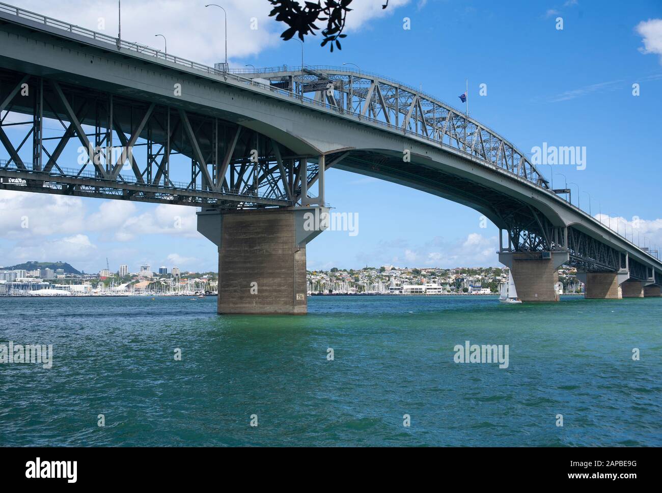 Auckland harbour bridge new zealand hi-res stock photography and images ...