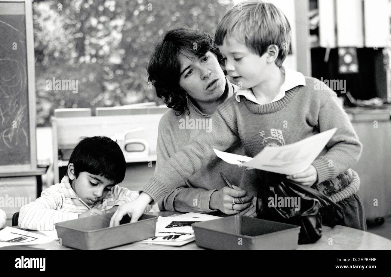 1980s school children uk hi-res stock photography and images - Alamy