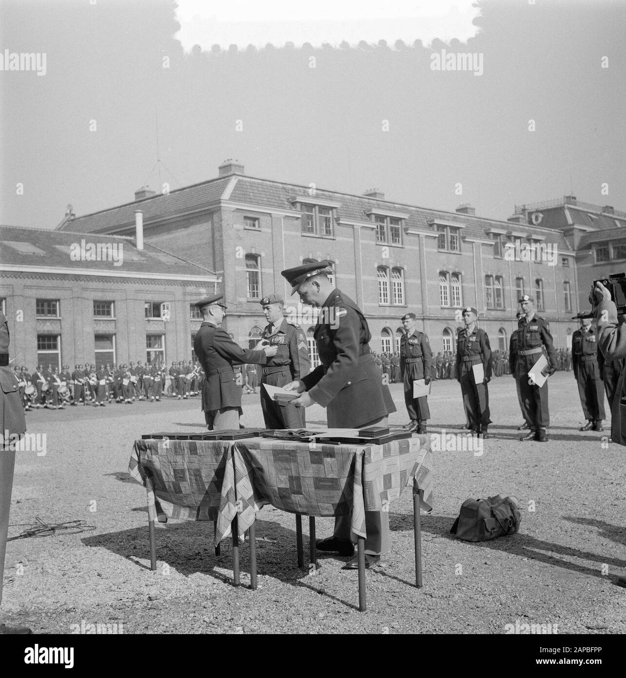 American Award for Dutch soldiers the United Nations Date: October 12 ...
