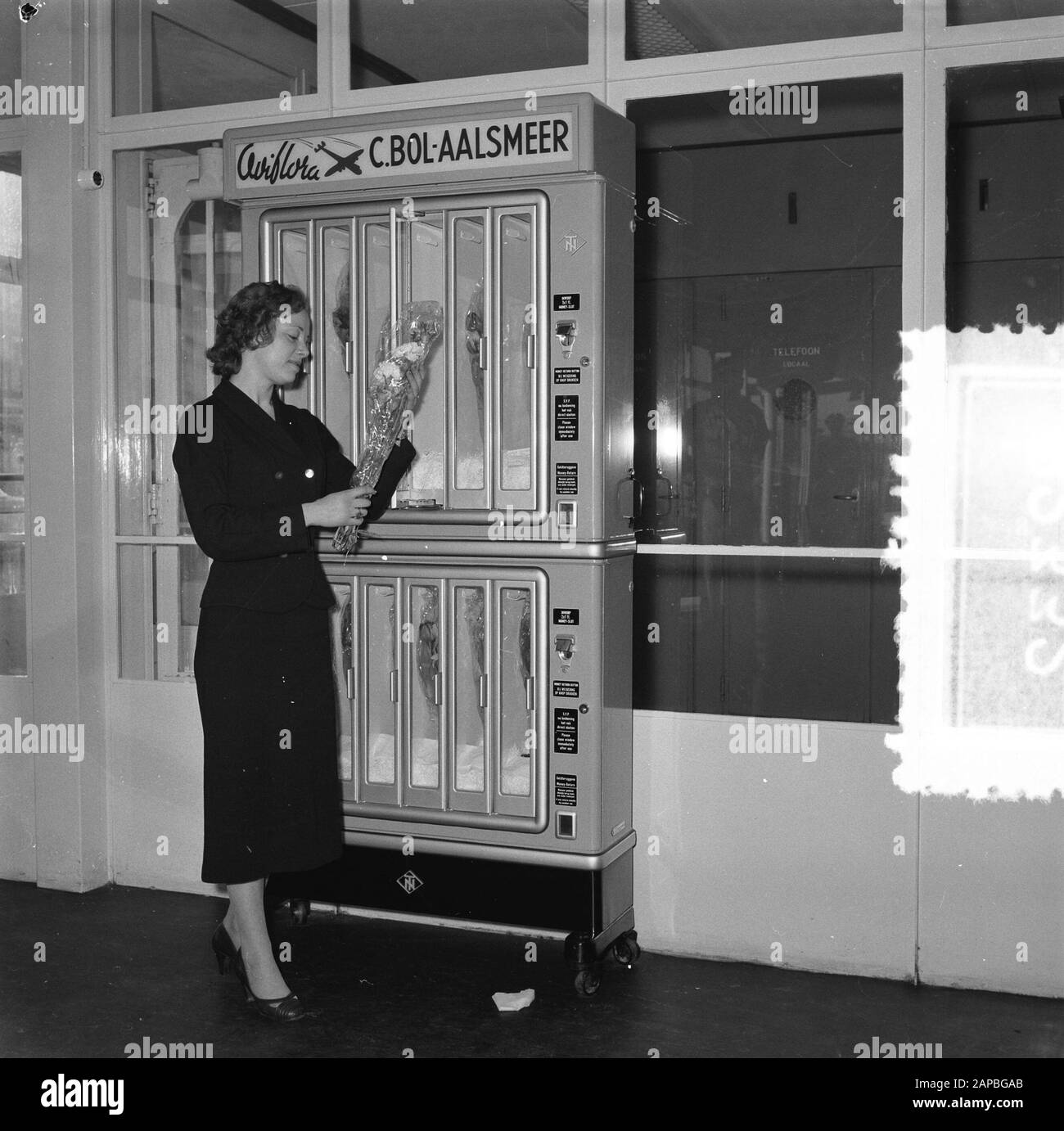 Flower vending machine at Schiphol. (Plate with whole vending machine ...