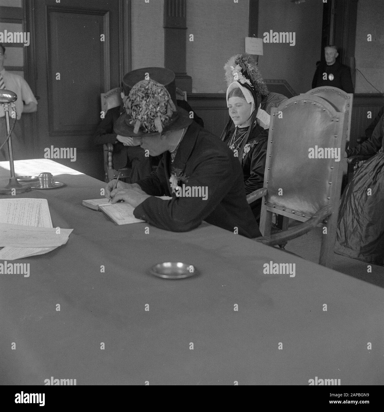 Boerenwedding in Hengelo (Overijssel) Date: August 16, 1947 Location ...