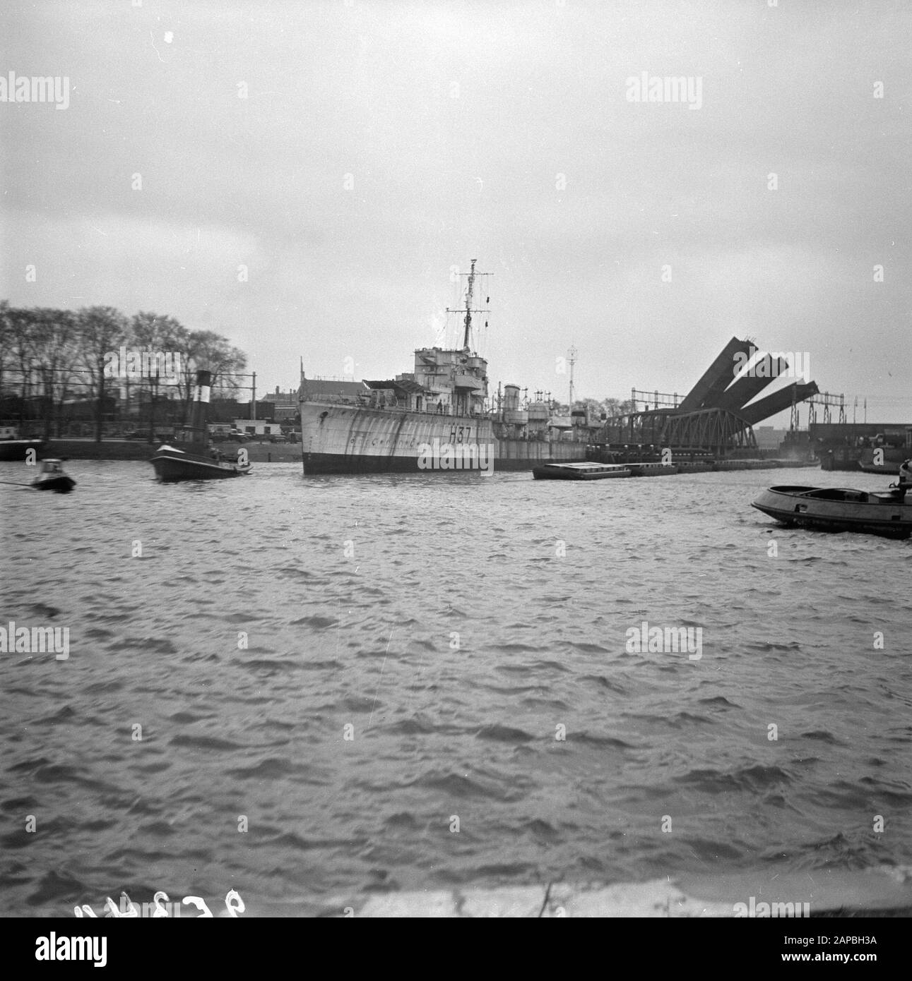 Destroyer garland hi-res stock photography and images - Alamy