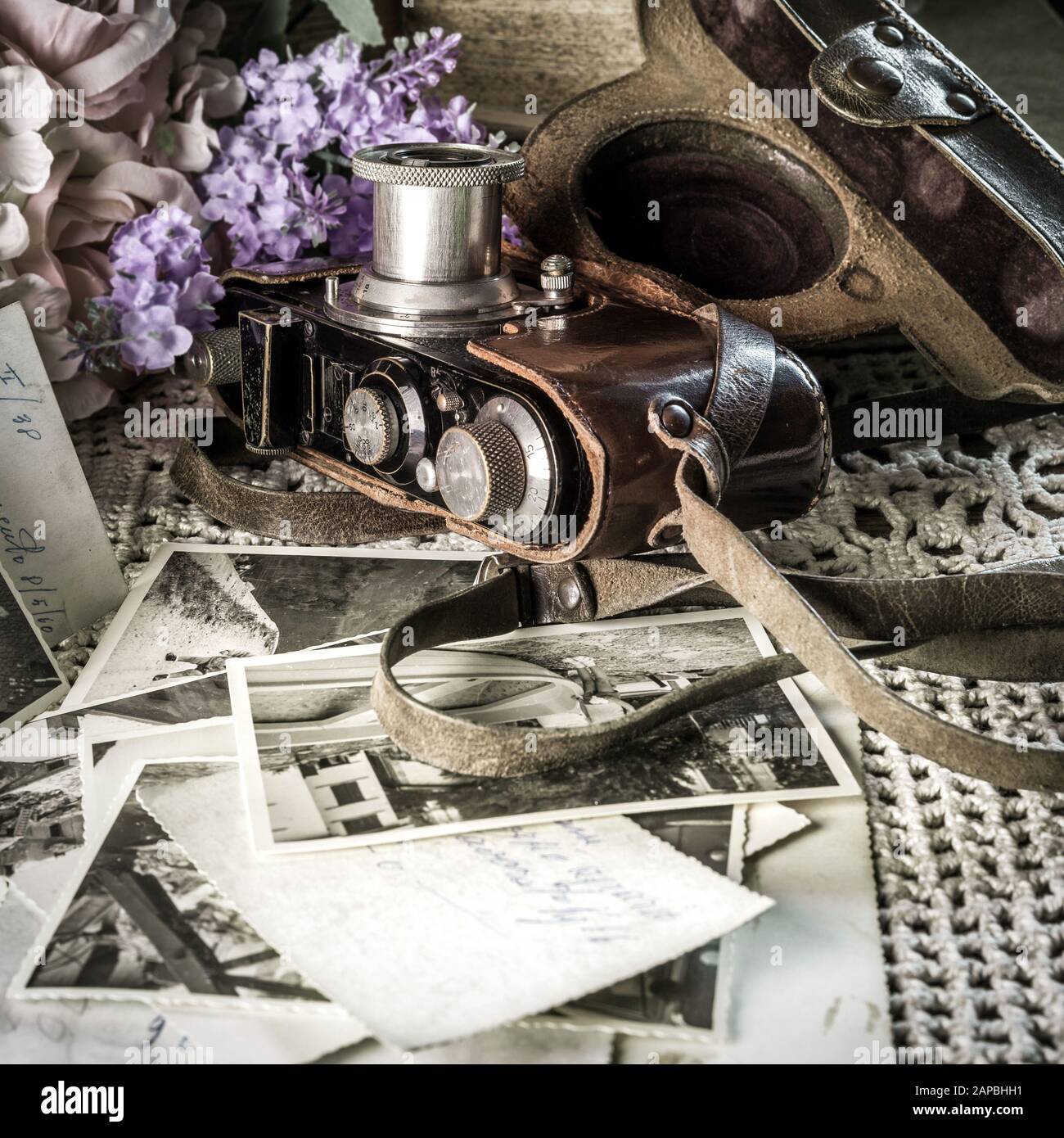 vintage still life with camera Stock Photo - Alamy