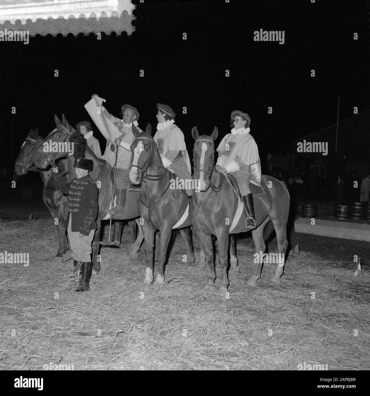 Evening party 75 years cheese market Bodegraven Date: 10 September 1957 ...