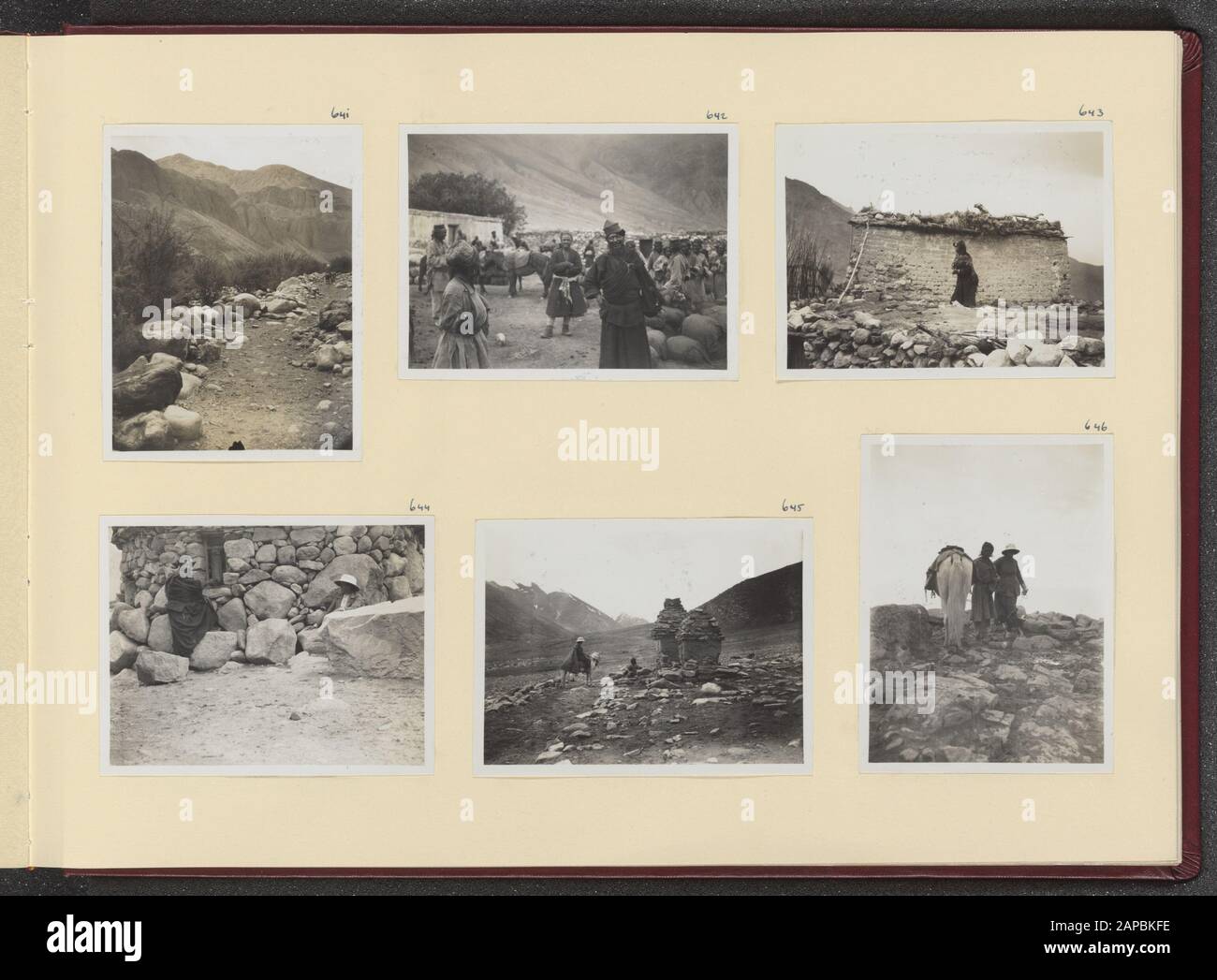 Lama priest hi-res stock photography and images - Alamy