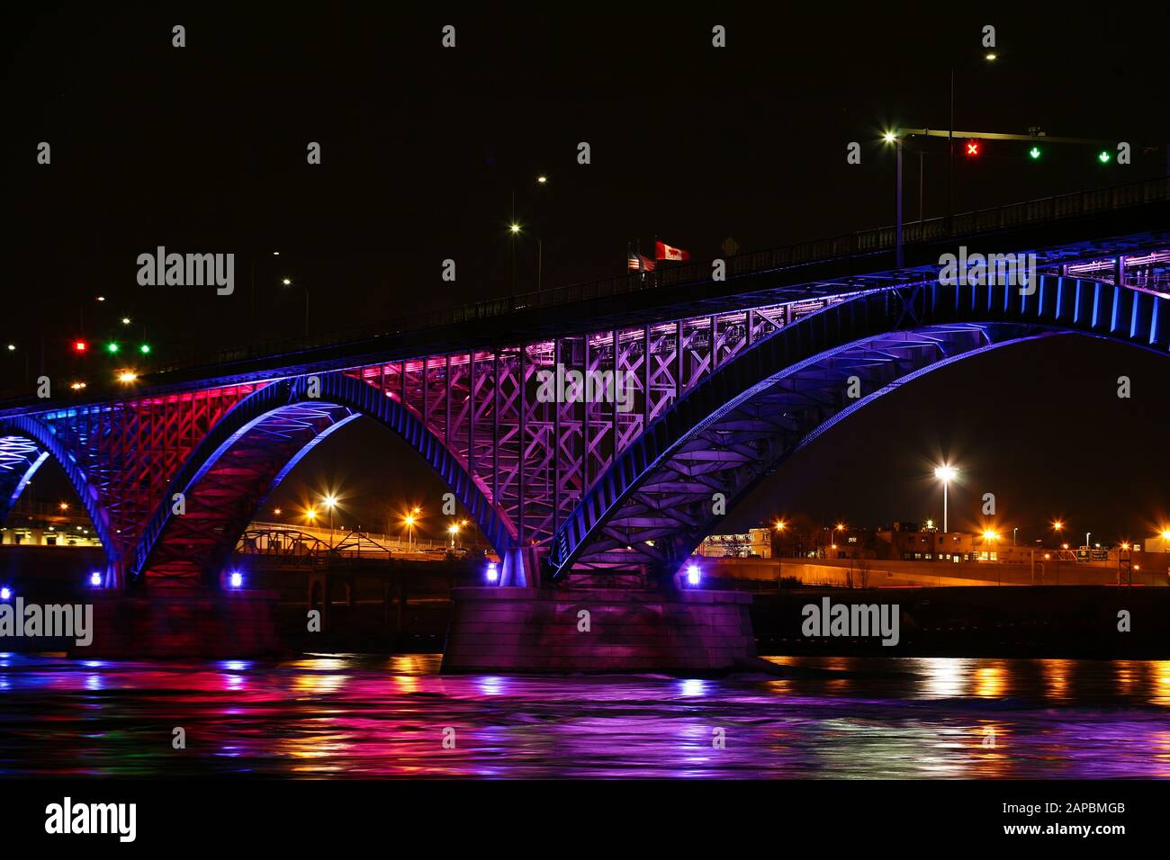 A View of the Peace Bridge U.S.-Canada border at night Stock Photo - Alamy