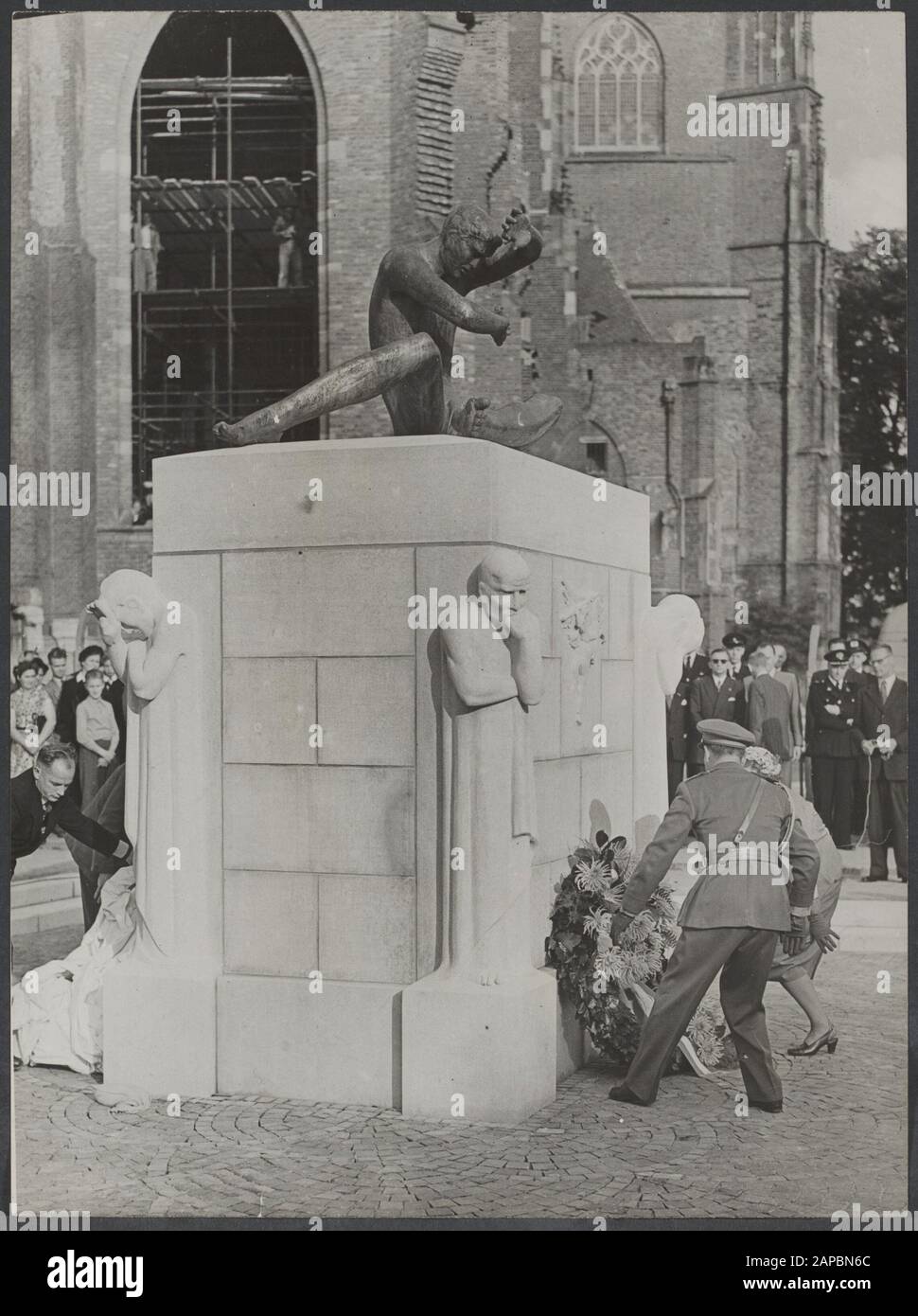 Arnhem sculptor gijs jacobs van den hof hi-res stock photography and ...