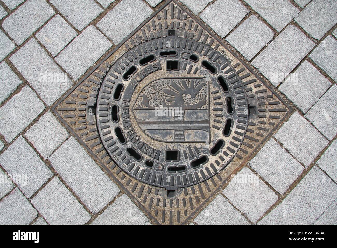 Kanaldeckel hi-res stock photography and images - Alamy