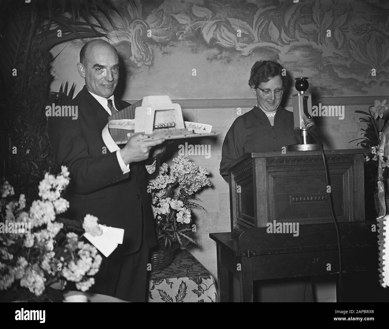 25th anniversary NJHC/glasnegtief Date: 11 april 1954 Stock Photo - Alamy