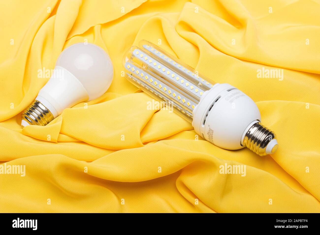 Filament bulb, LED light, fluorescent lights, different types of light ...