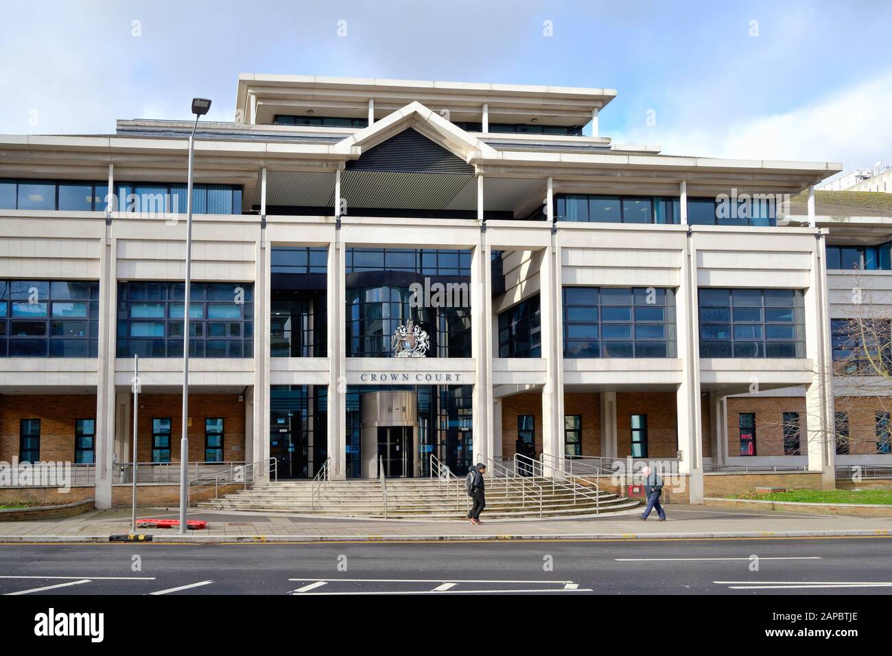 Exterior of kingston crown court hi-res stock photography and images ...