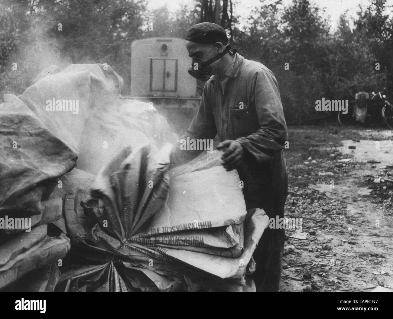 Dust masks hi-res stock photography and images - Alamy