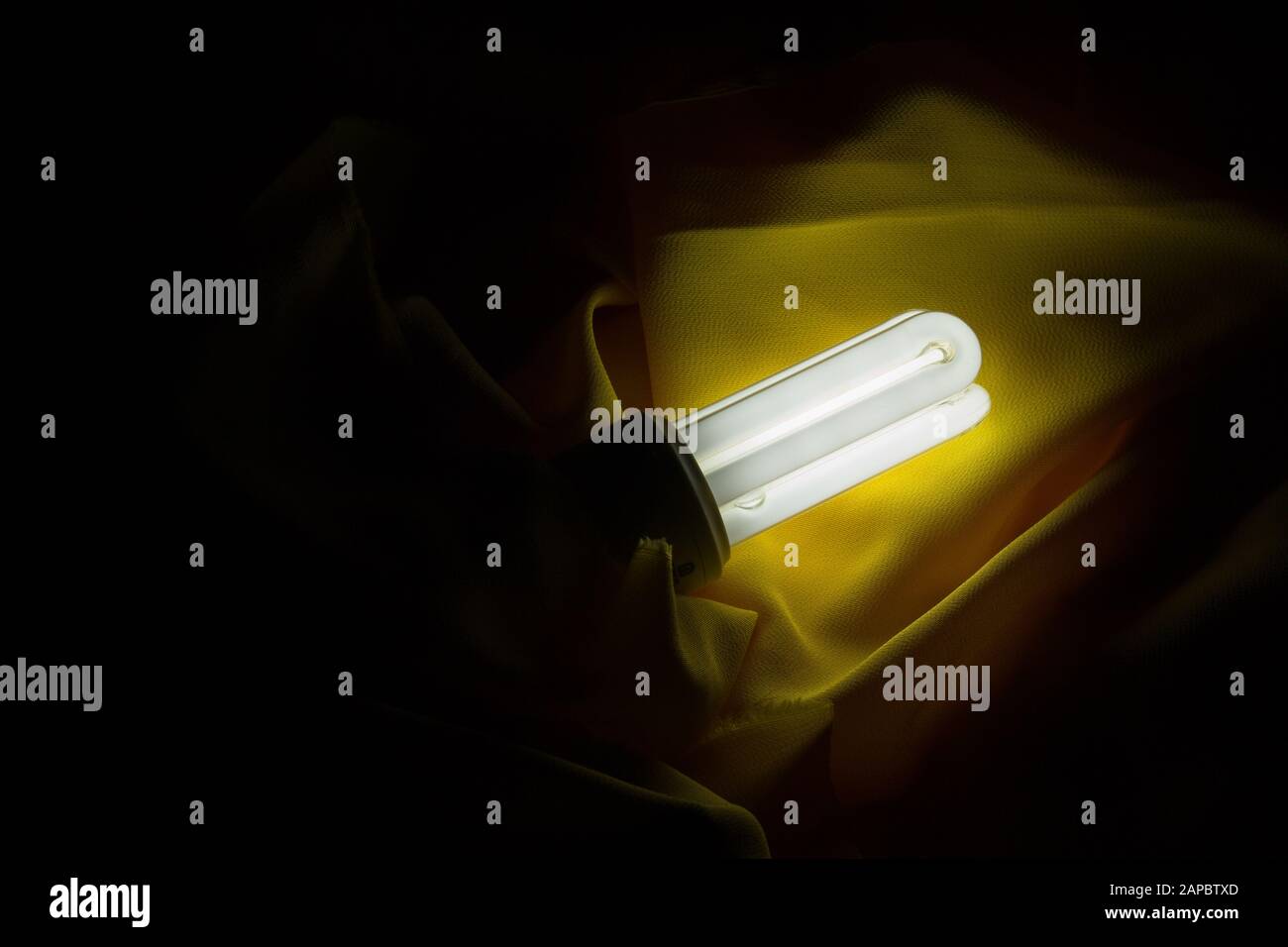 Filament bulb, LED light, fluorescent lights, different types of light ...