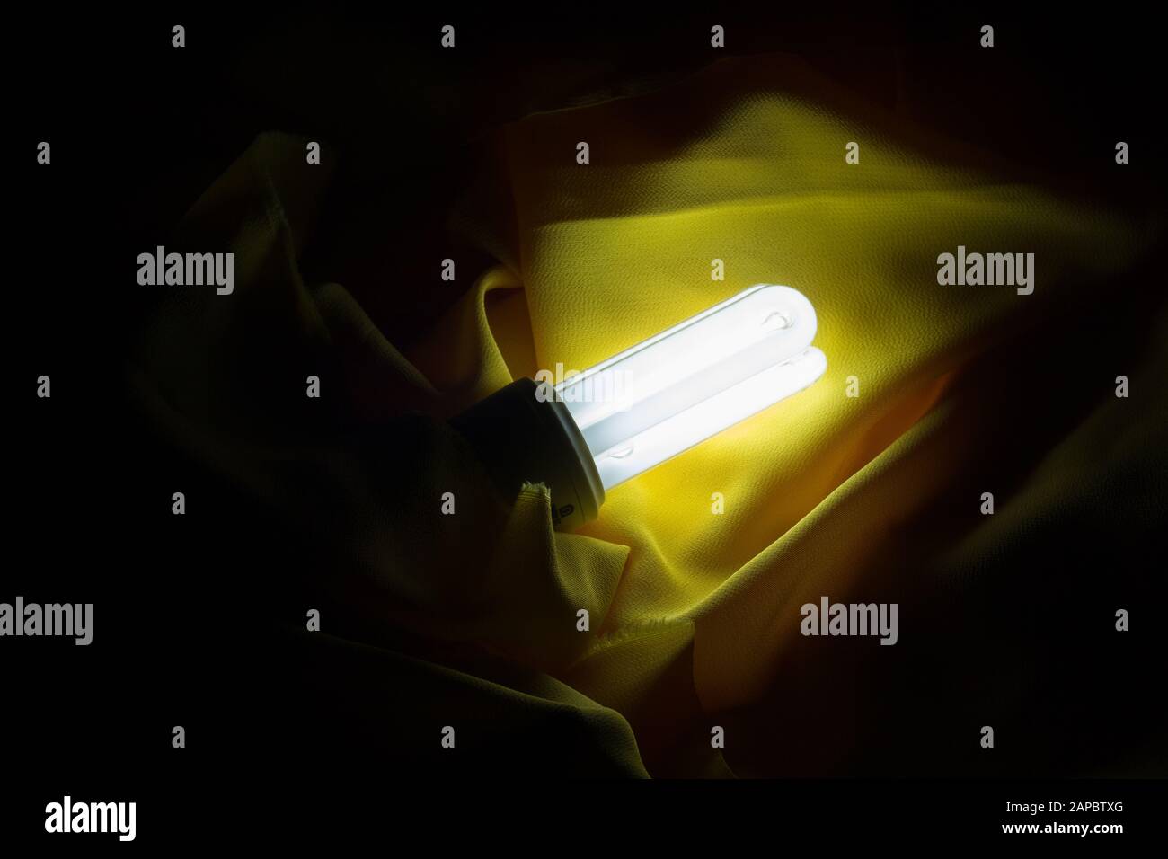 Filament bulb, LED light, fluorescent lights, different types of light ...