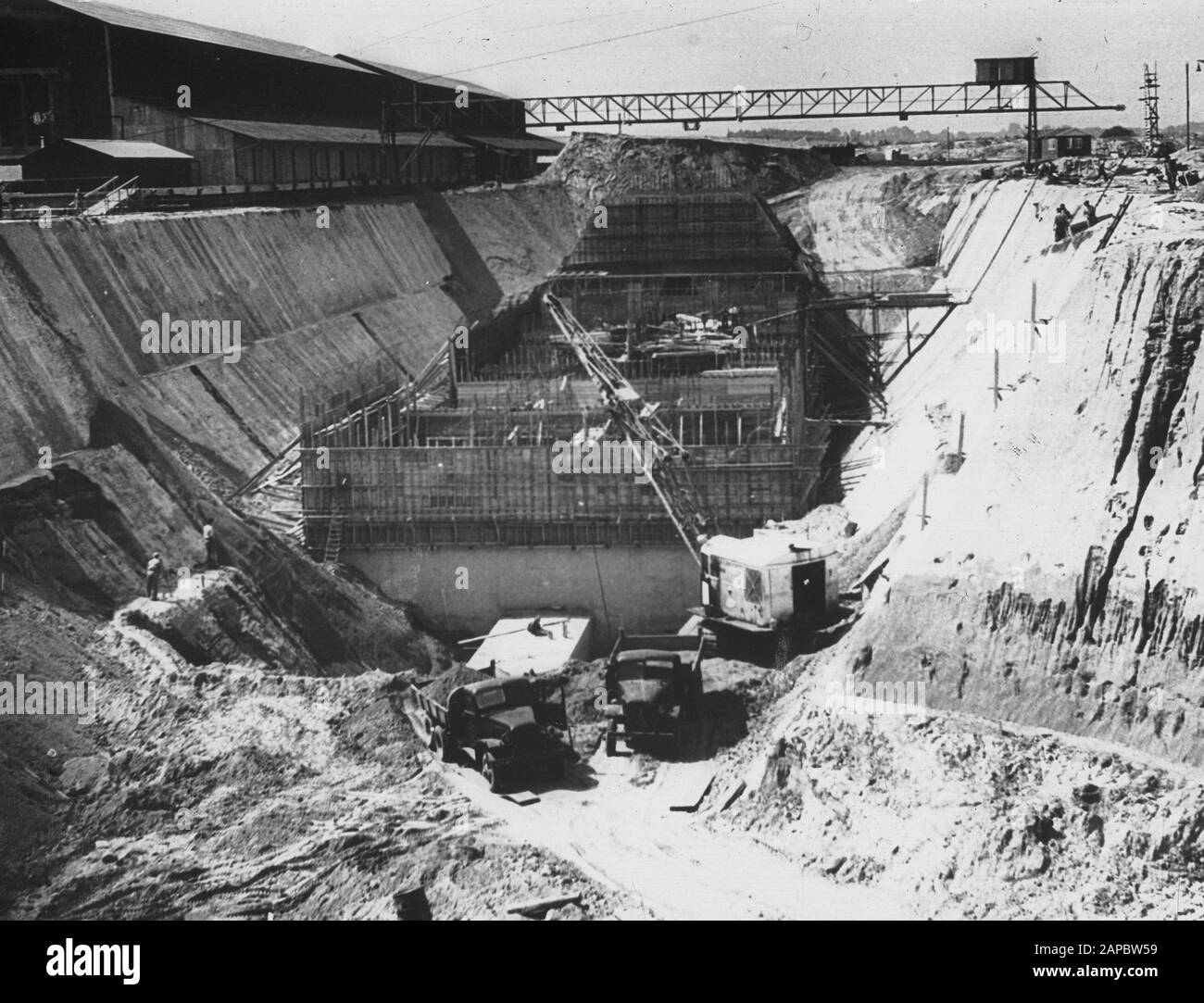 Dig project Black and White Stock Photos & Images - Alamy