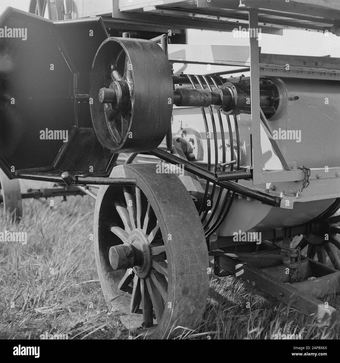 Wire press hi-res stock photography and images - Alamy