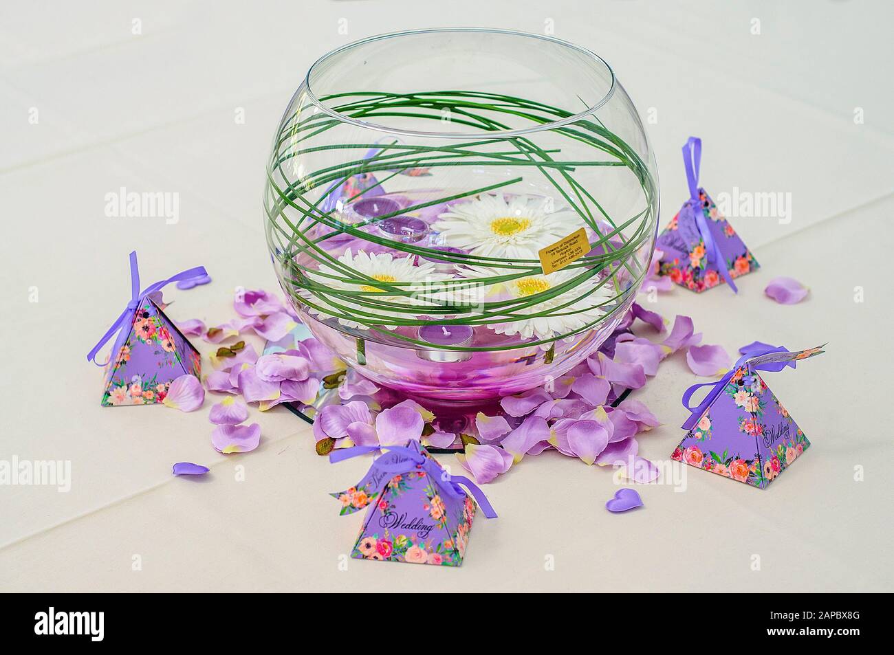 Floating candles in water hi-res stock photography and images - Alamy