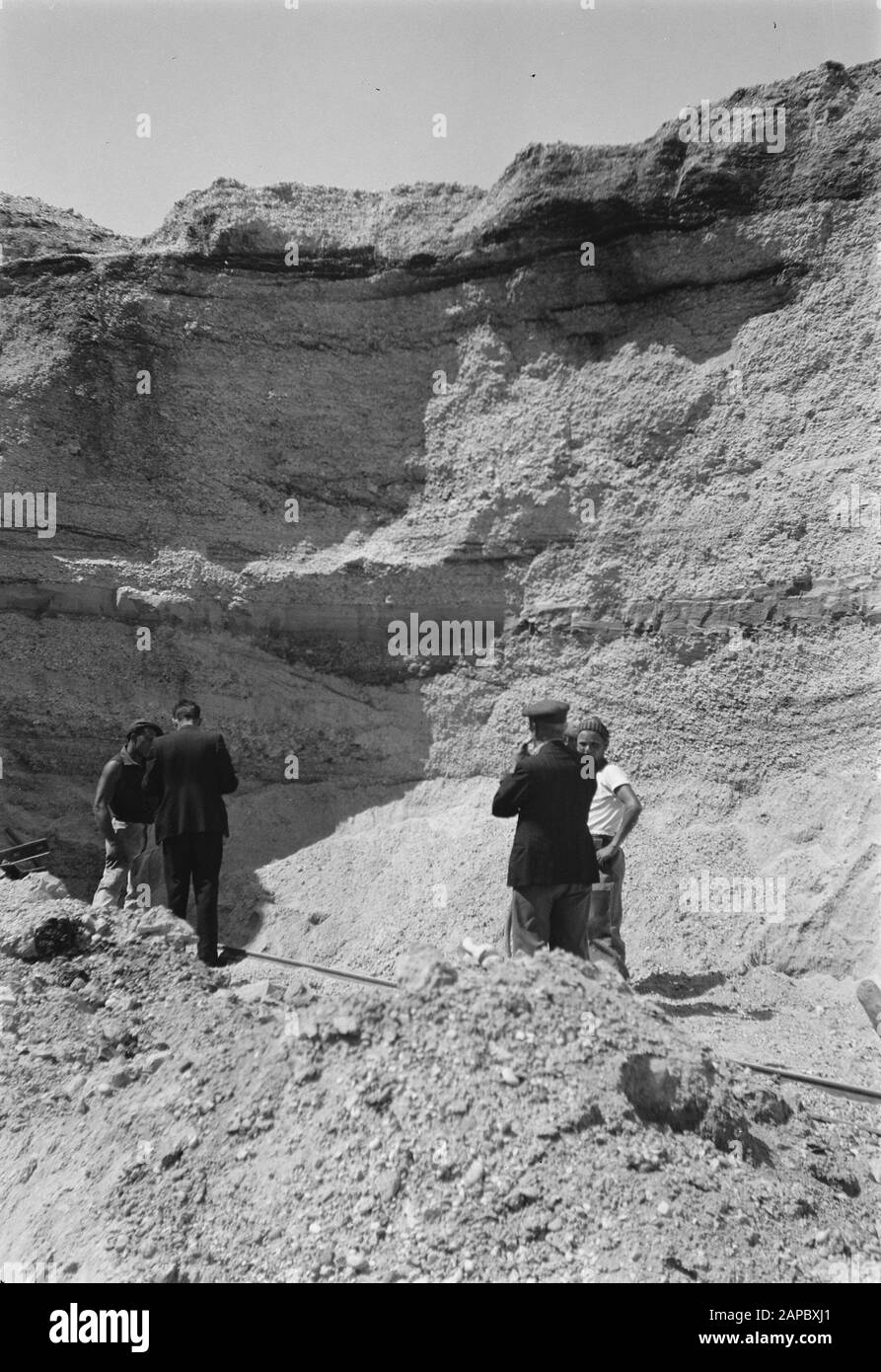 Quarry mining operations heavy hi-res stock photography and images - Alamy