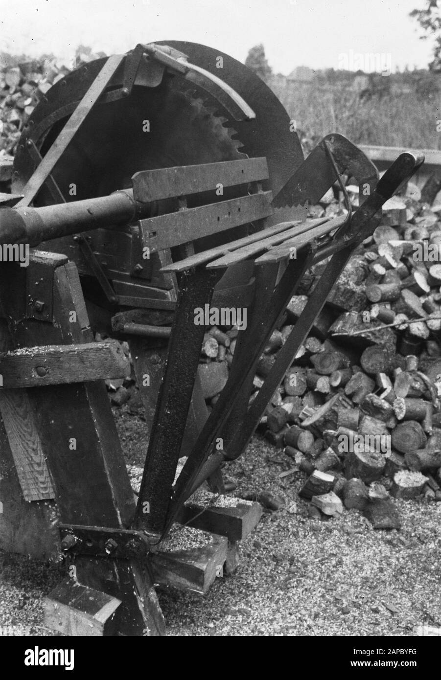 9x12 Generatorwoodsaw (swiveling trough) Cooperative Purchases and ...