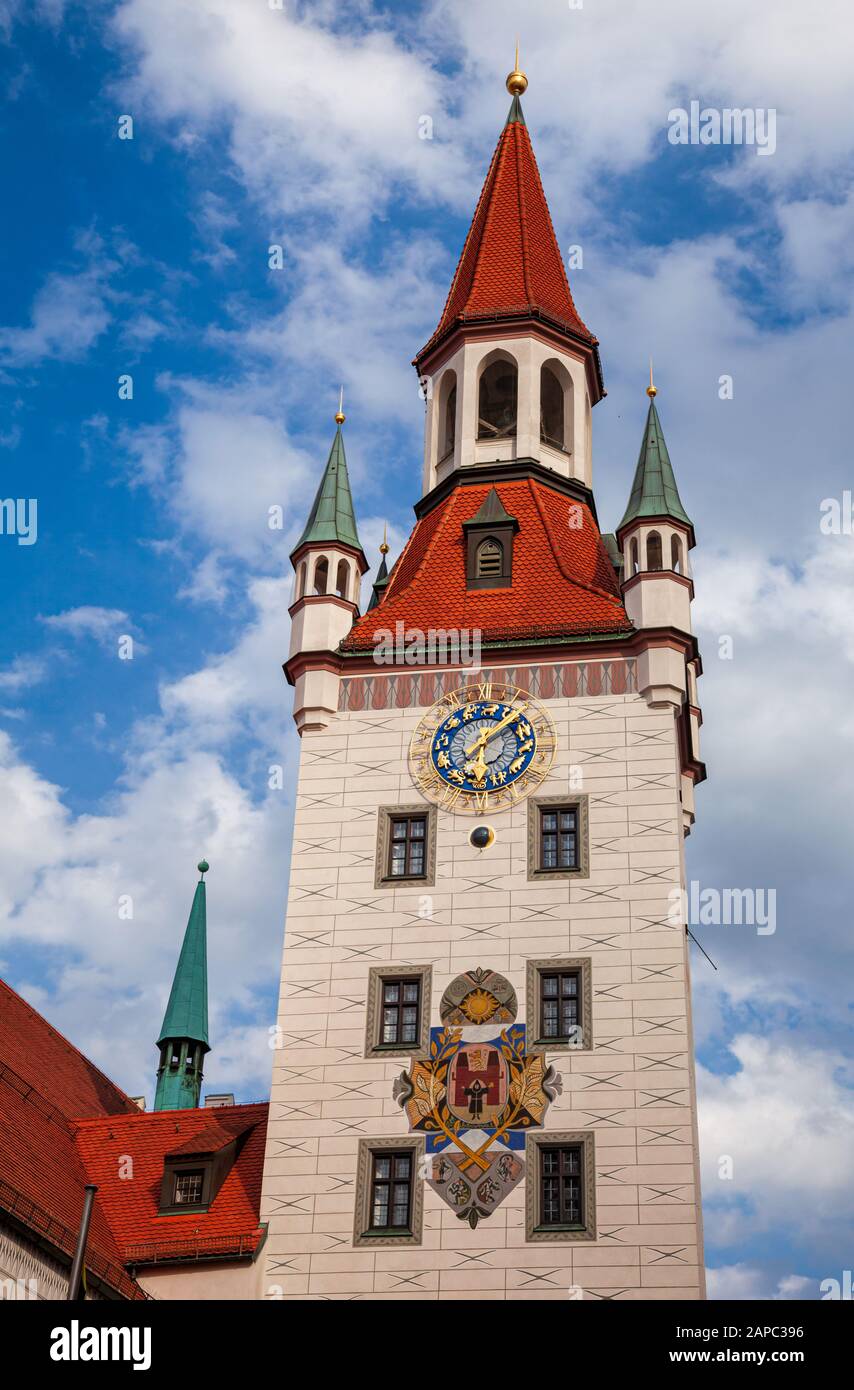Old Town Hall (Altes Rathaus) clock tower, Marienplatz, Munich Inner ...