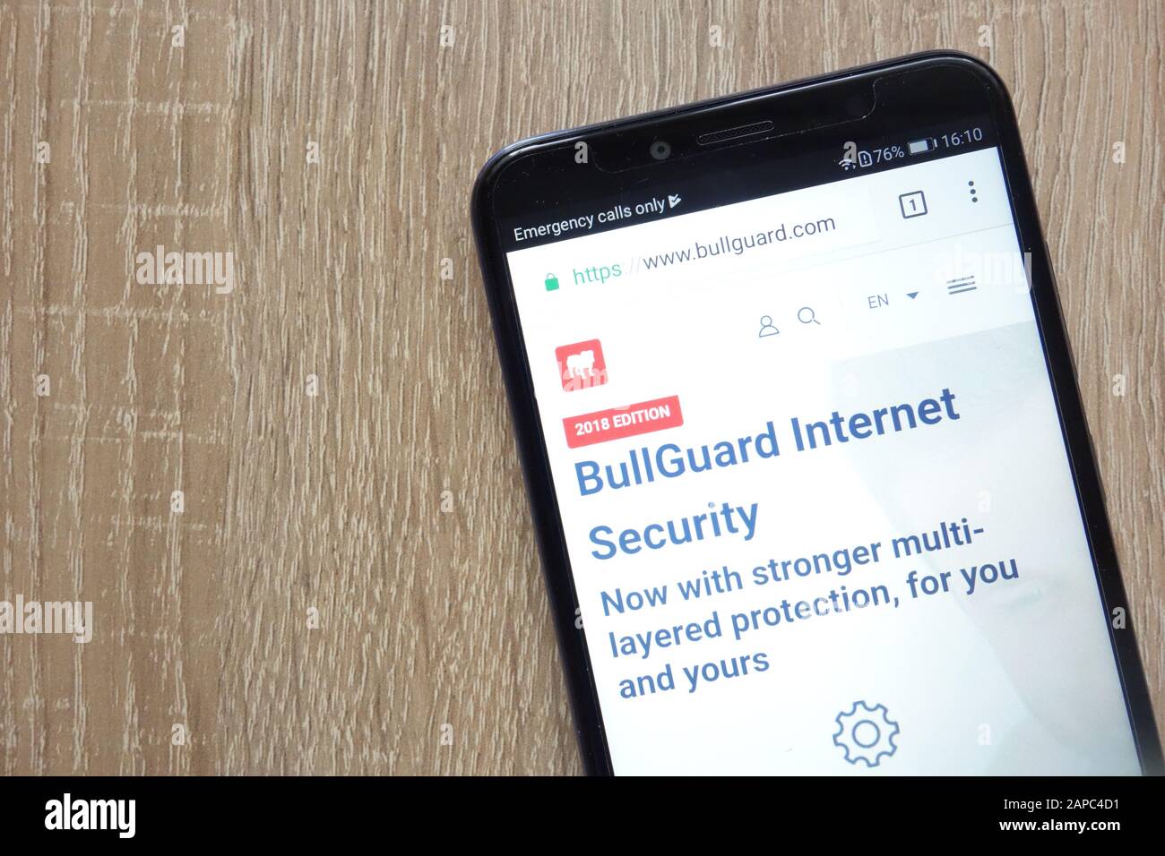BullGuard website displayed on a modern smartphone Stock Photo - Alamy