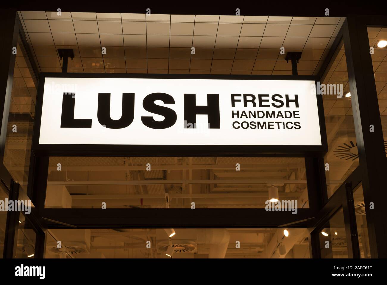 Lush logo hi-res stock photography and images - Alamy