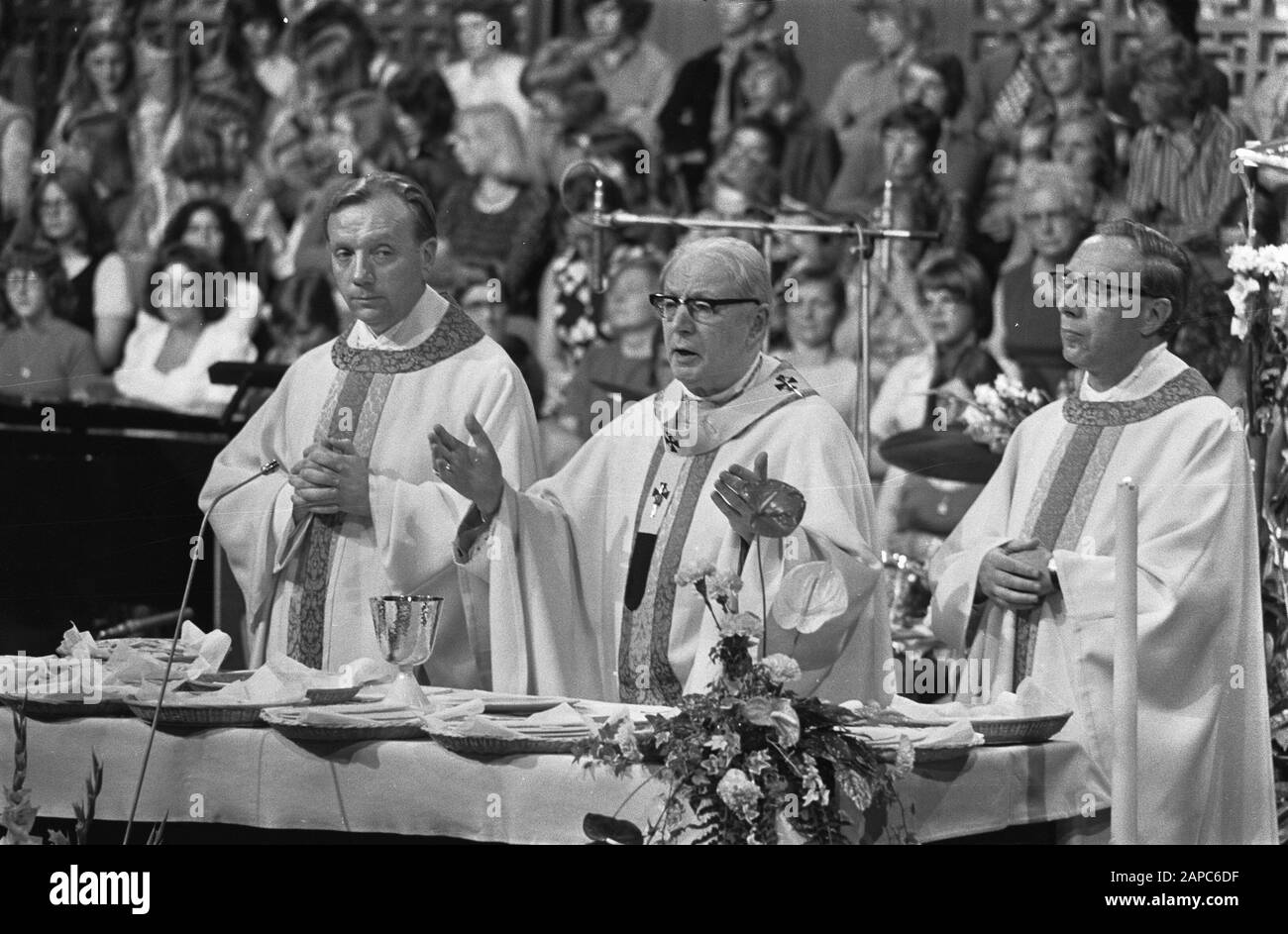 The institution of the eucharist Black and White Stock Photos & Images ...