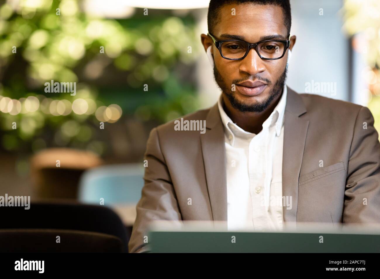 Writing Music Computer Stock Photos & Writing Music Computer Stock ...