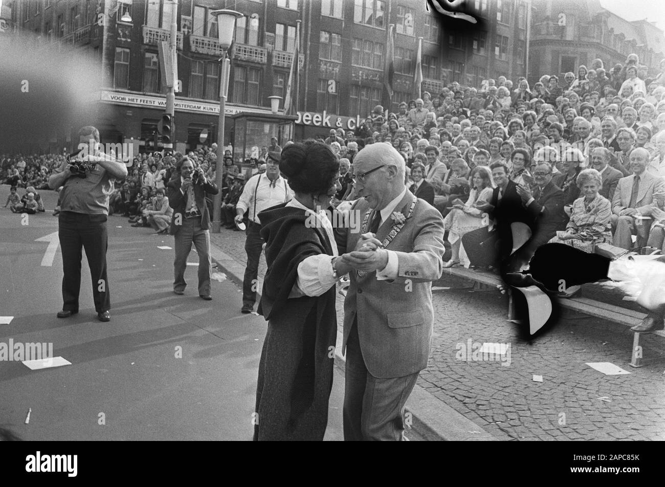 Dancing mayor samkalden hi-res stock photography and images - Alamy