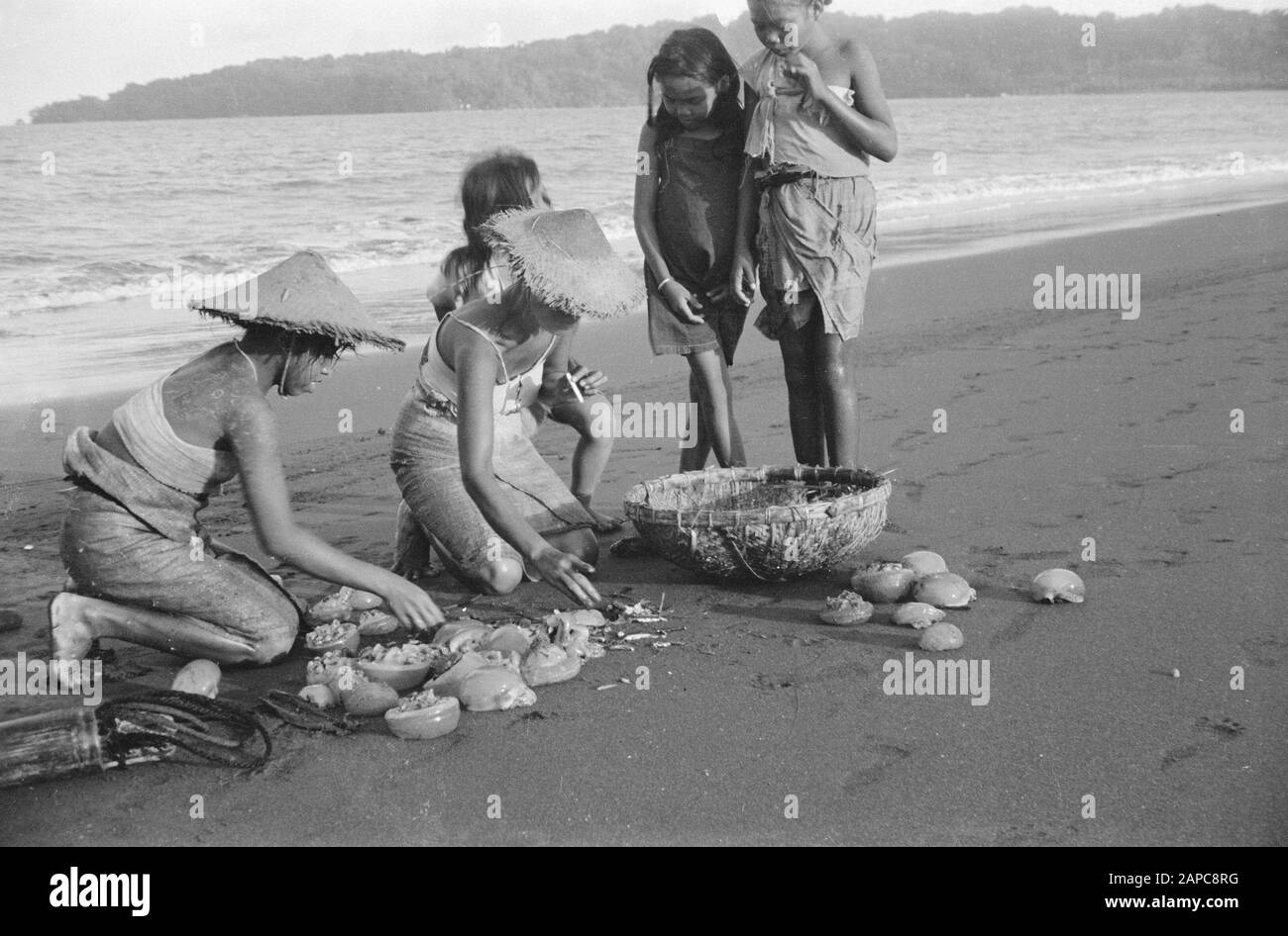 Nature of beaches Black and White Stock Photos & Images - Alamy