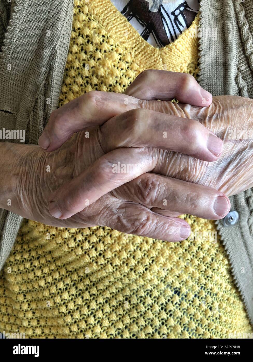 Wrinkled elder hi-res stock photography and images - Alamy