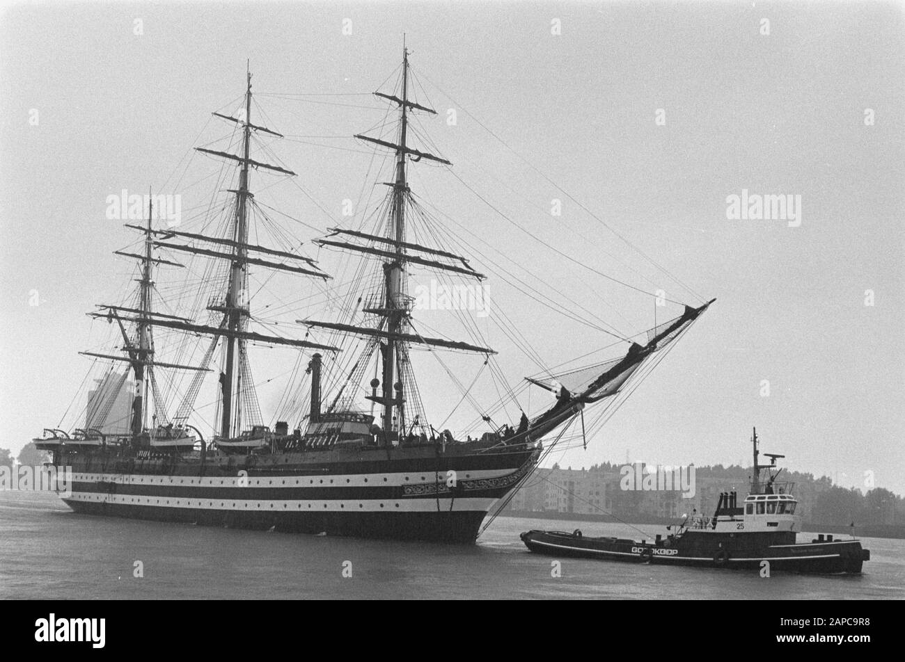 Arrival Amerigo Vespucci for Sail Amsterdam Date: July 29, 1985 ...