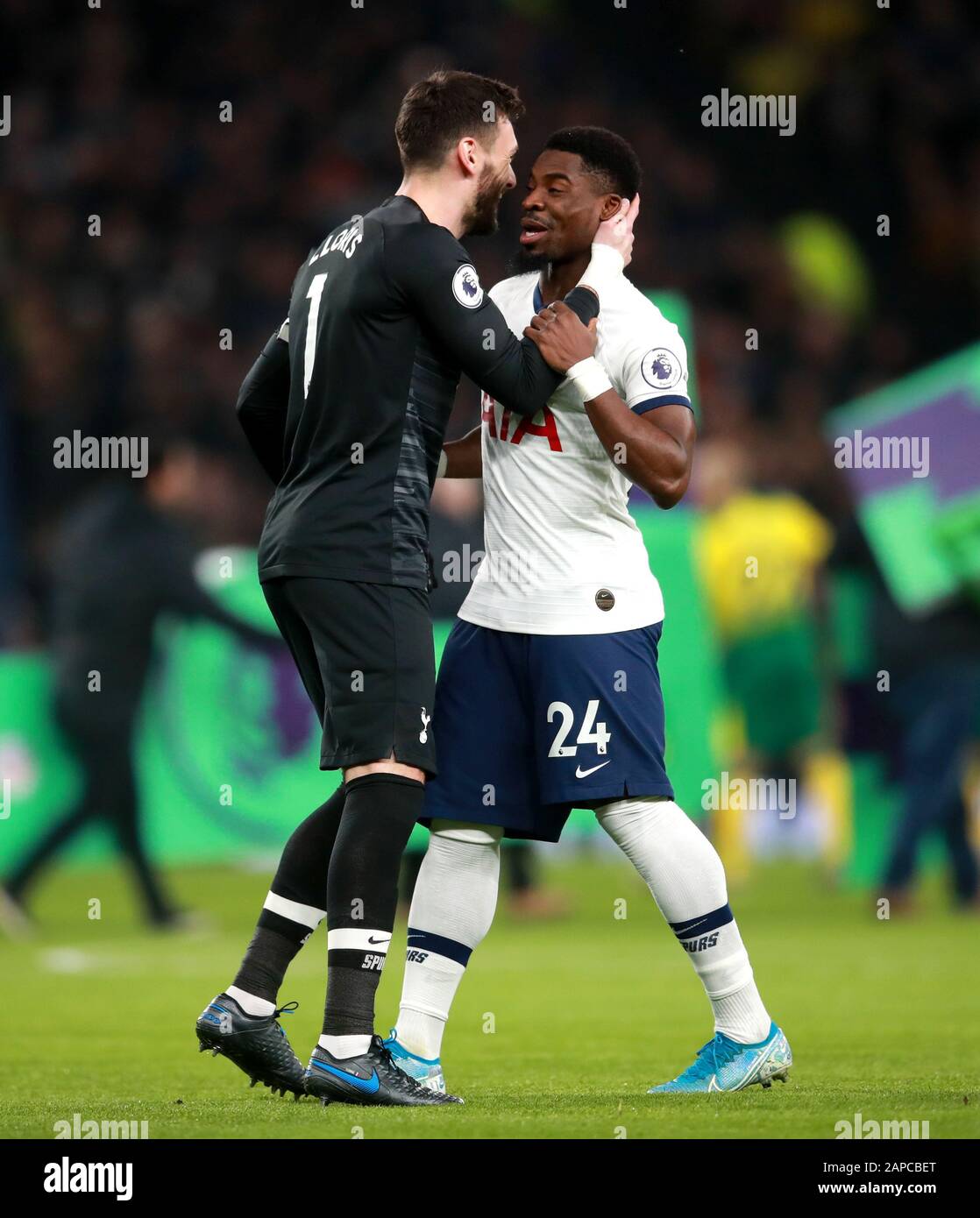 Tottenham hotspur goalkeeper hugo lloris prior hi-res stock photography ...