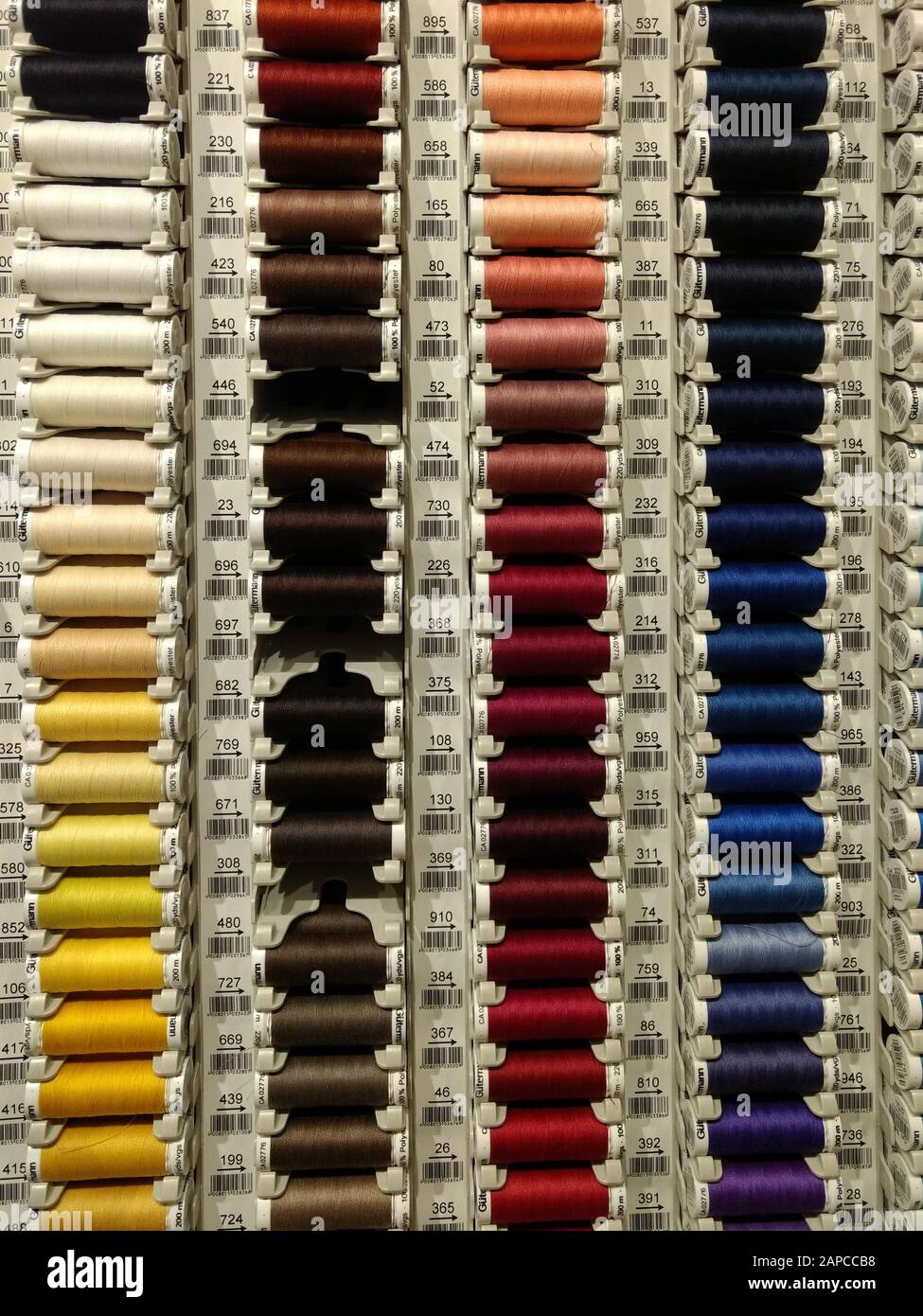 Thread colors display hi-res stock photography and images - Alamy