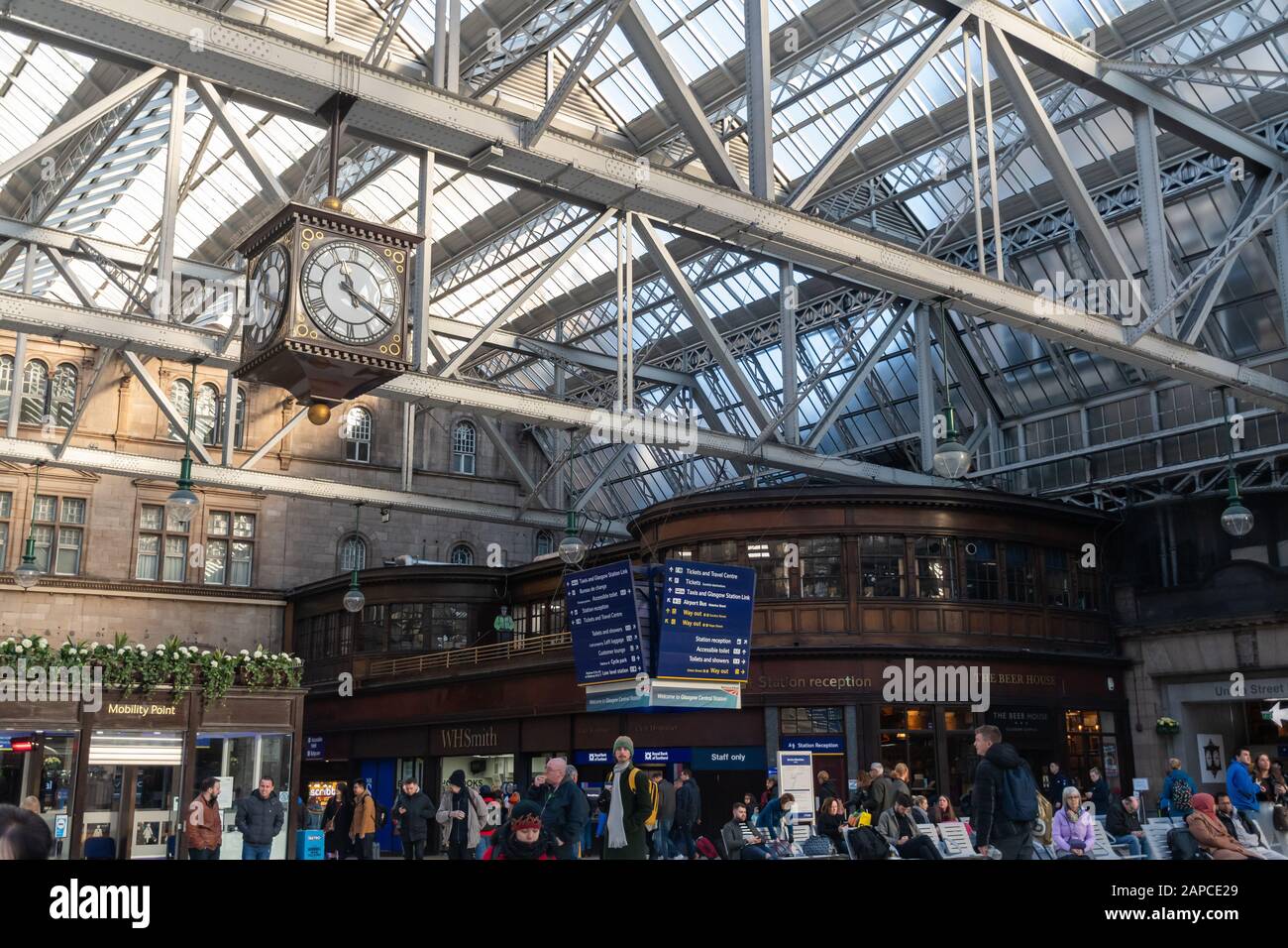 A Morning Scene Inside Glasgow Central Station Stock Photo - Alamy