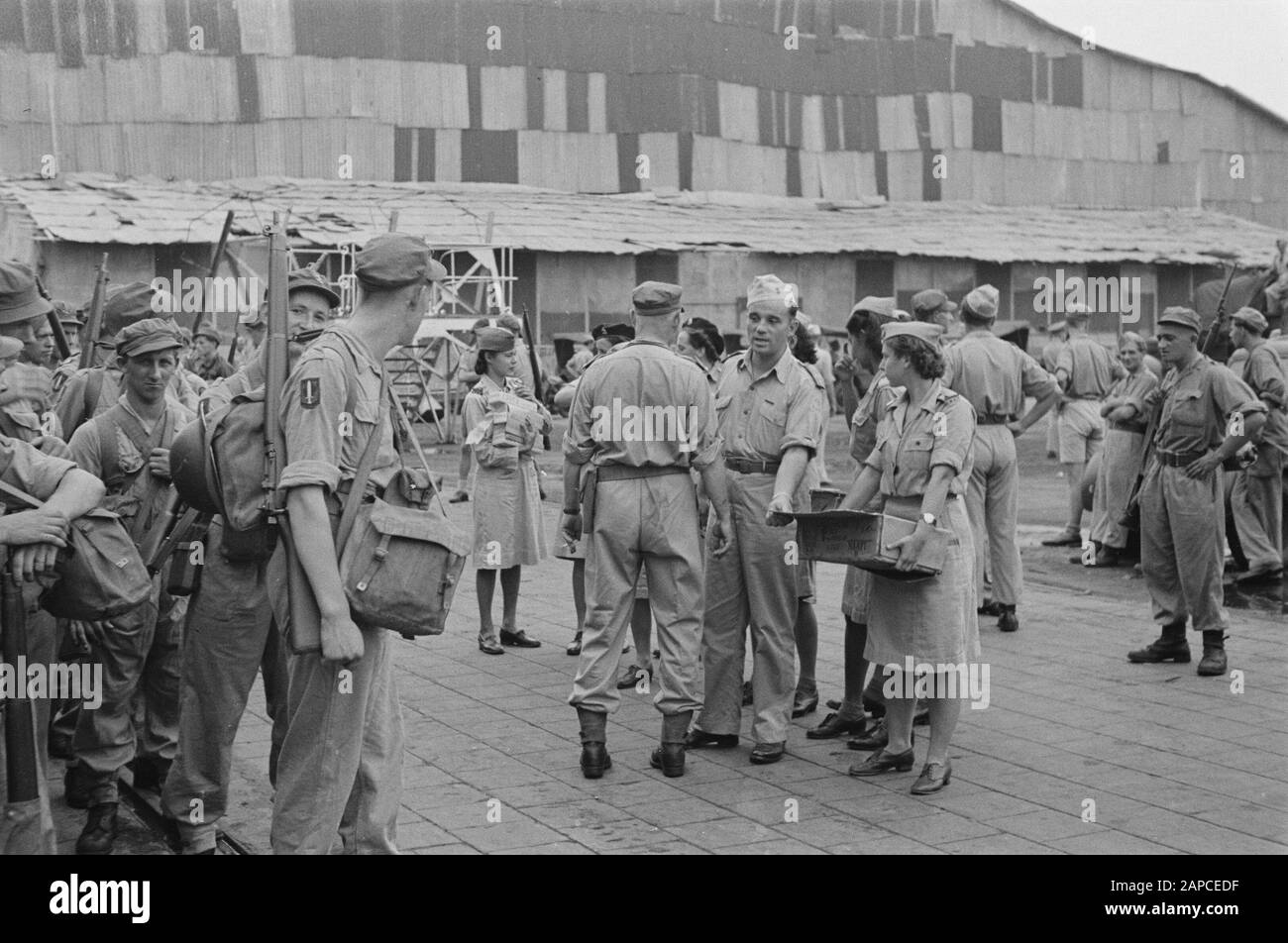 Arrival of the troop transport ship Sloterdijk Description: Arrival M.S ...