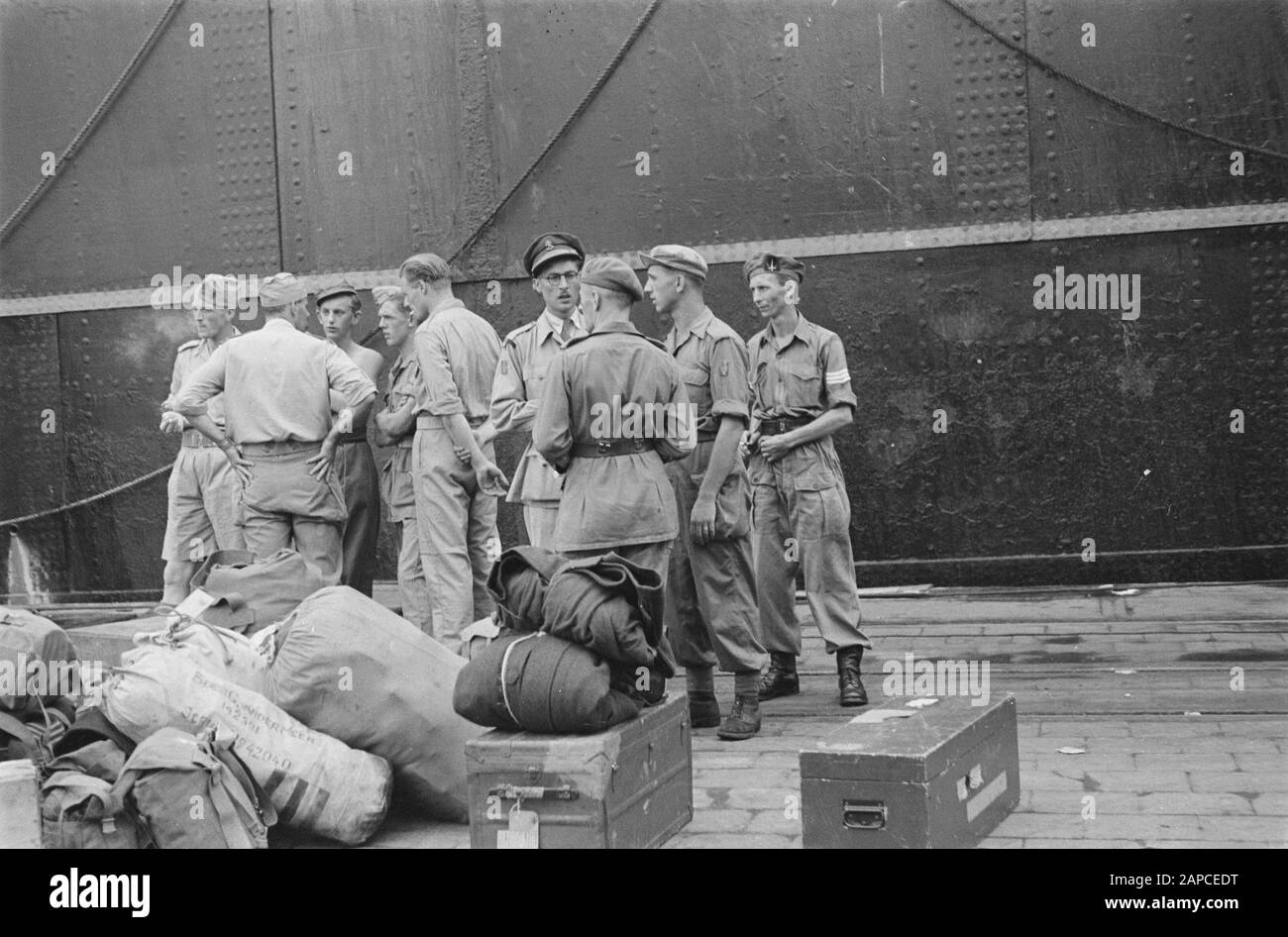 Broadcast Radio Holland (arrival information officers) Description ...