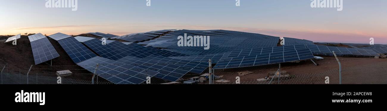 View of a field of modern ecologic solar panels Stock Photo - Alamy