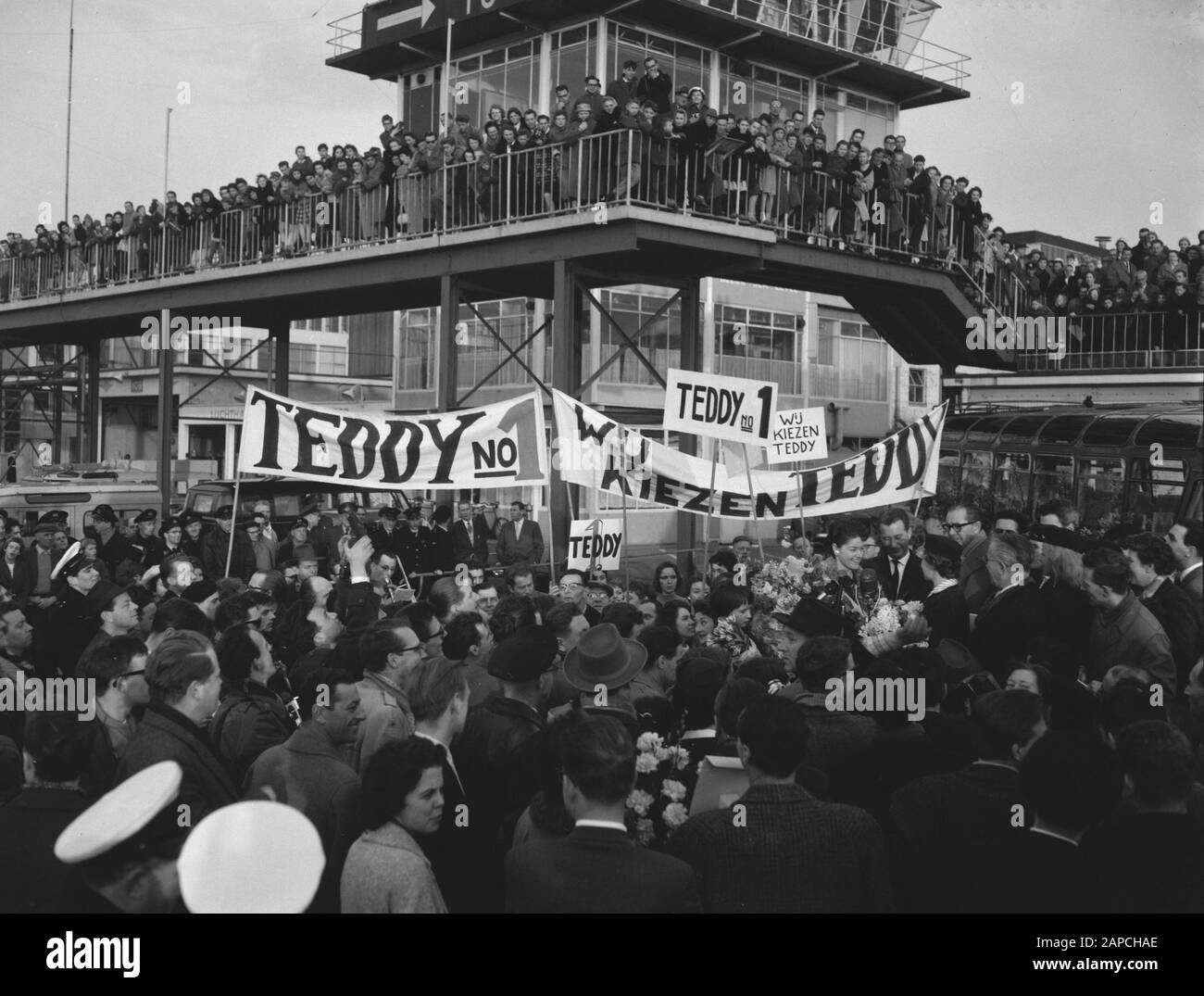 Eurovision song contest winner Black and White Stock Photos & Images ...