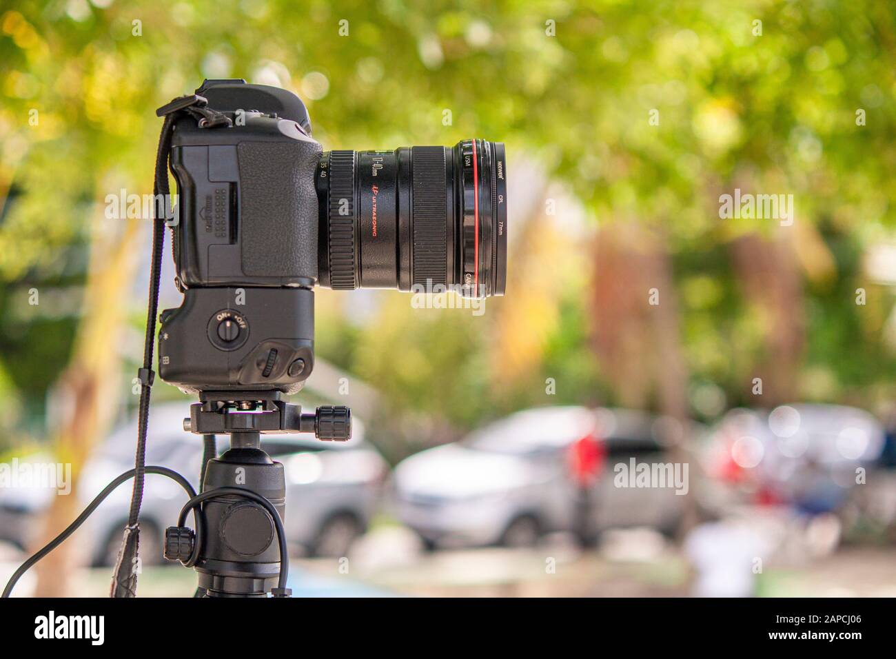 Digital camera on tripod 2 Stock Photo - Alamy