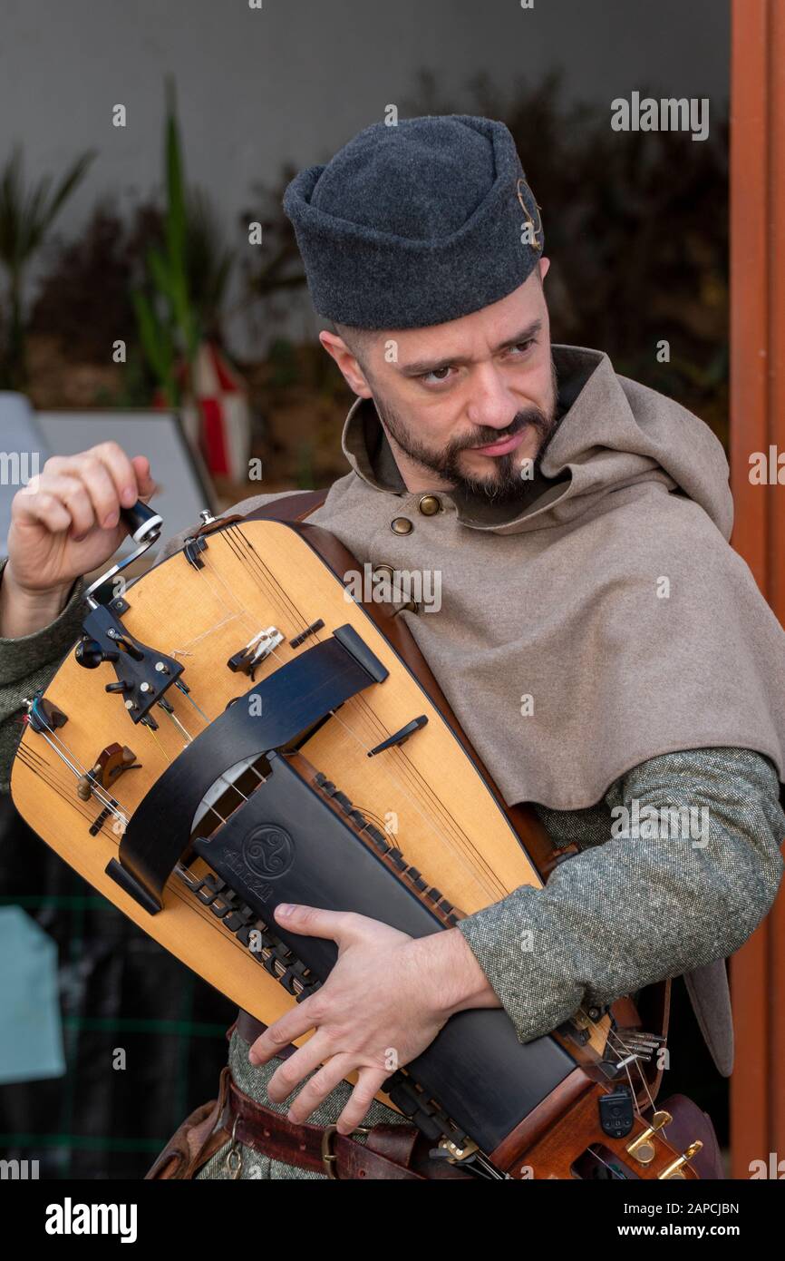 PADERNE, PORTUGAL - January 1st, 2020: Medieval costume characters in ...