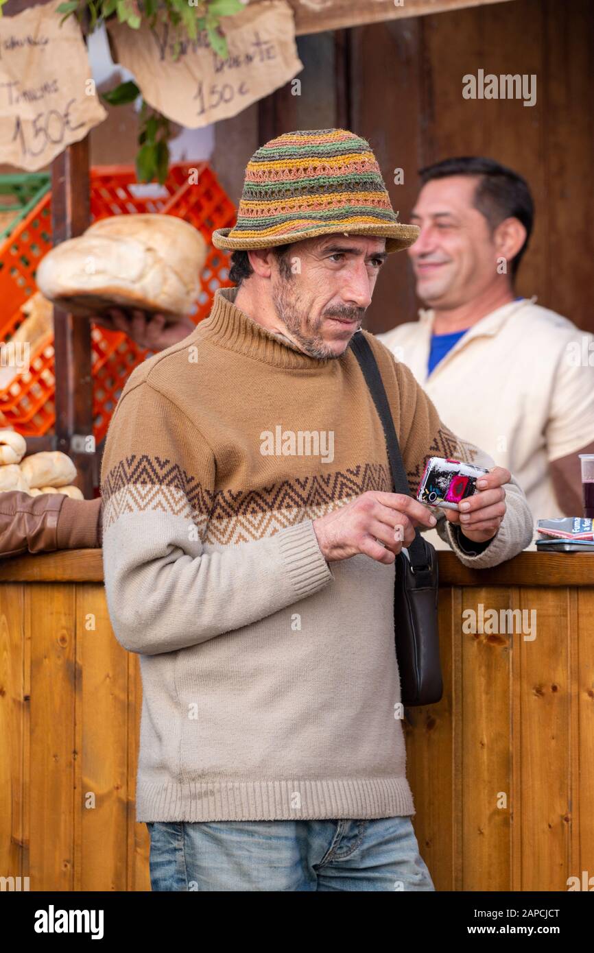 PADERNE, PORTUGAL - January 1st, 2020: Visitors, mood, food and ...