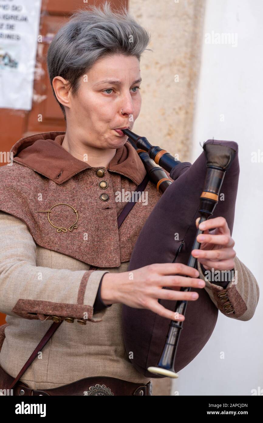 PADERNE, PORTUGAL - January 1st, 2020: Medieval costume characters in ...