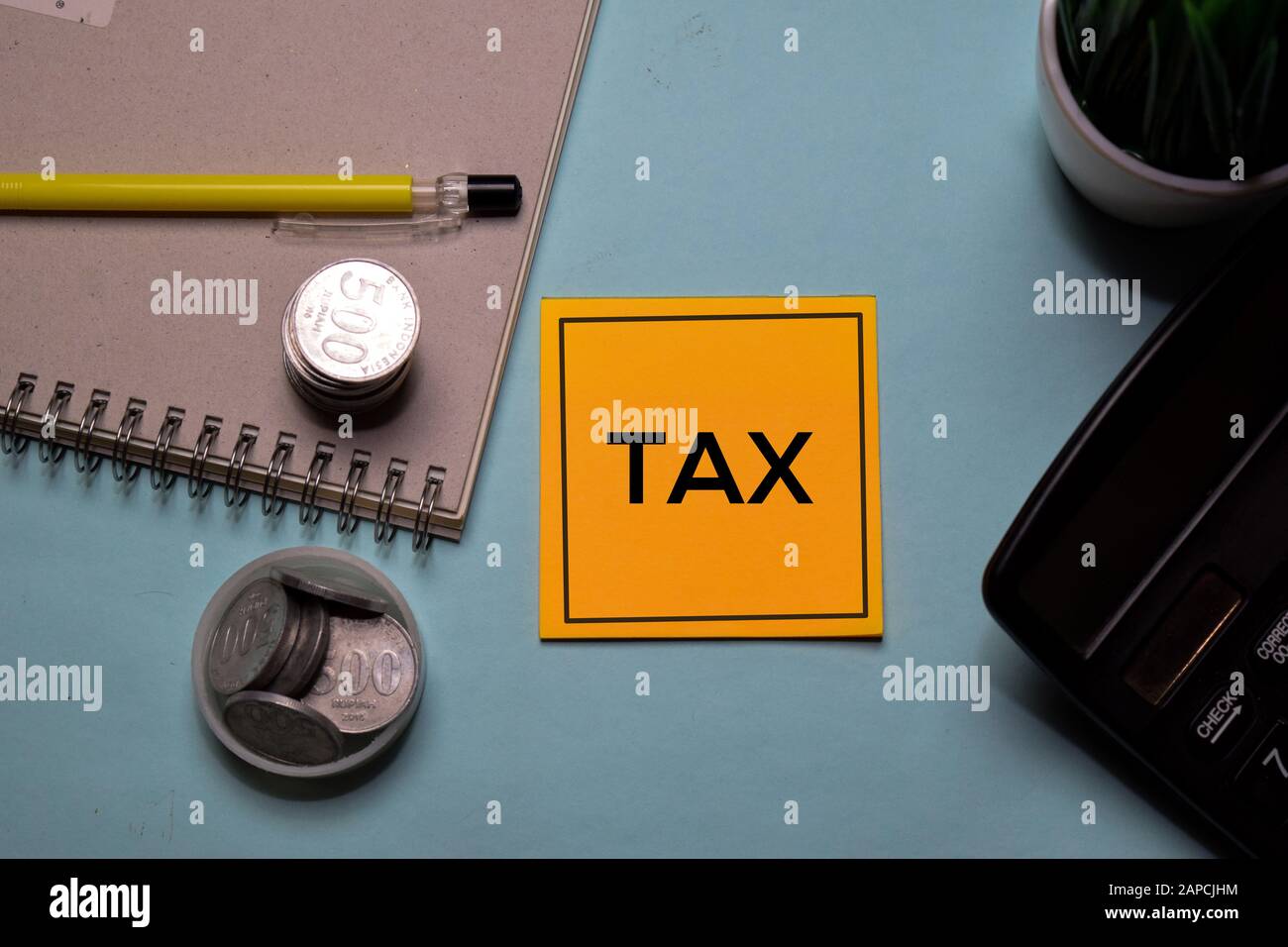 Sticky note sign here form hi-res stock photography and images - Alamy