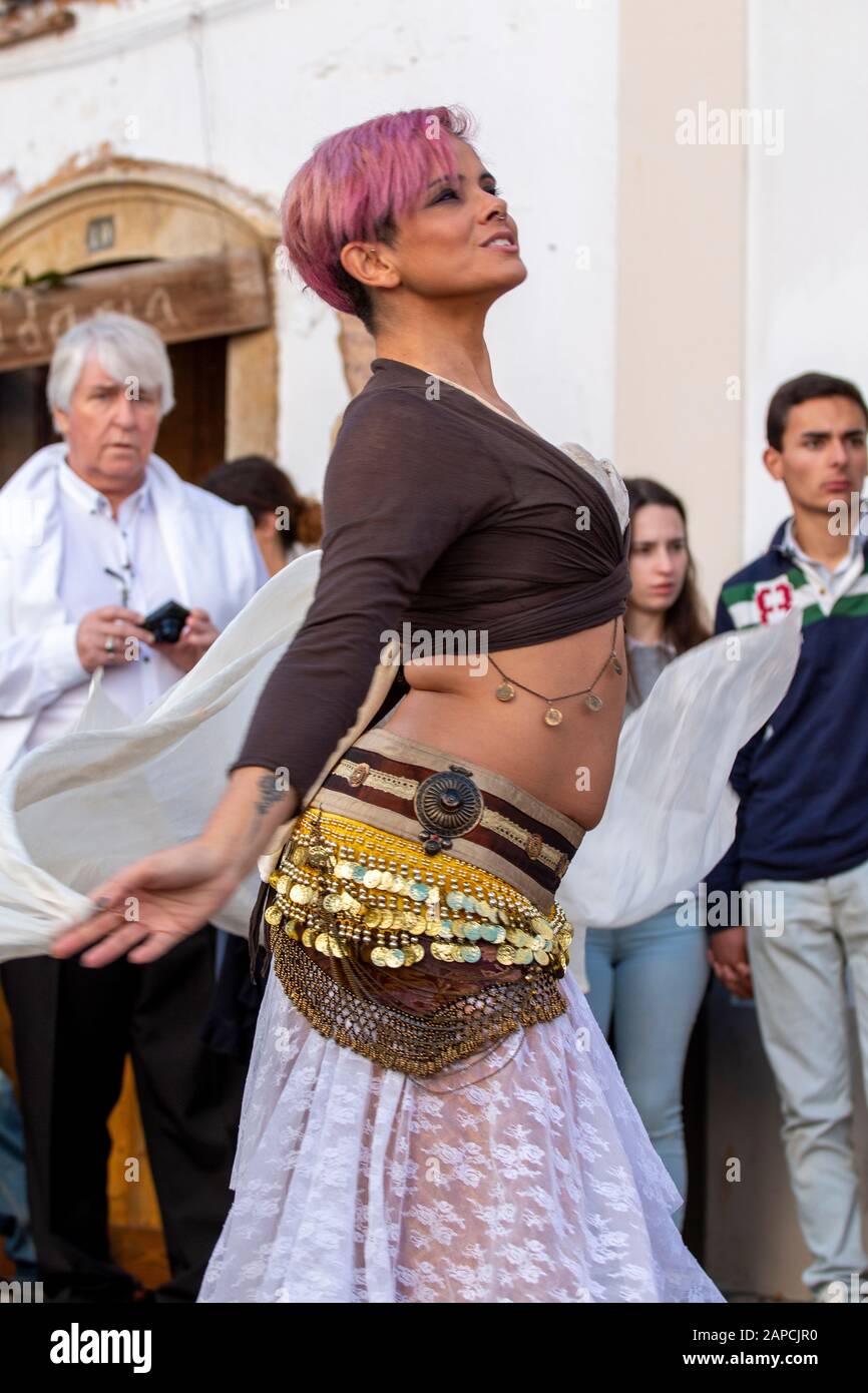 PADERNE, PORTUGAL - January 1st, 2020: Medieval costume characters in ...