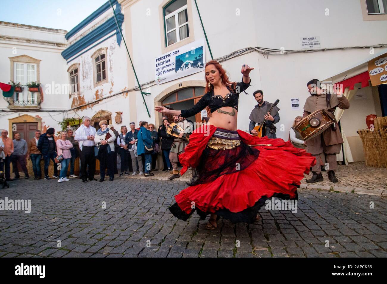 PADERNE, PORTUGAL - January 1st, 2020: Medieval costume characters in ...