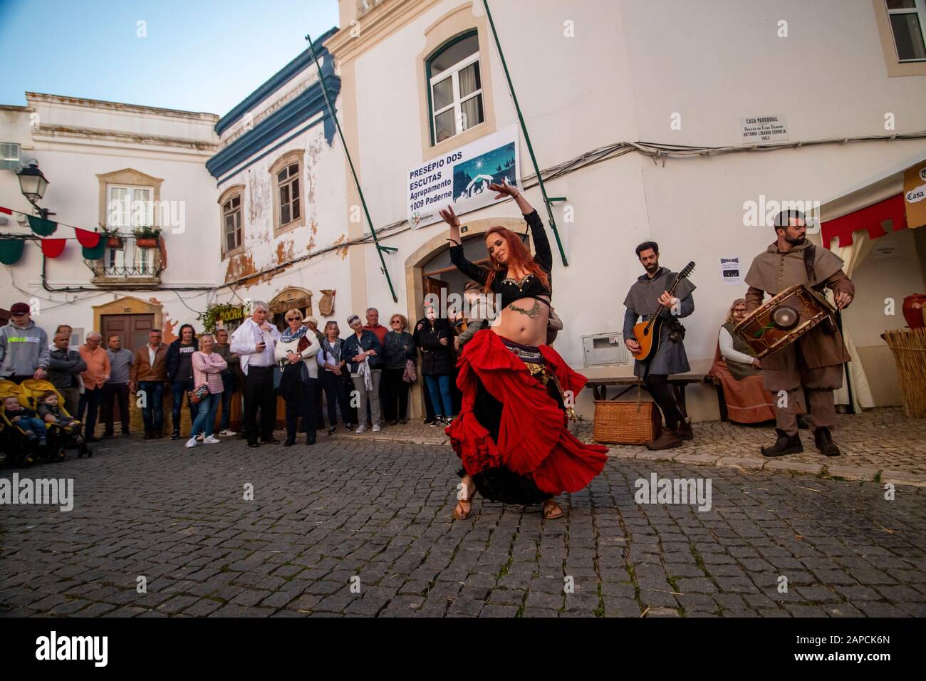 PADERNE, PORTUGAL - January 1st, 2020: Medieval costume characters in ...